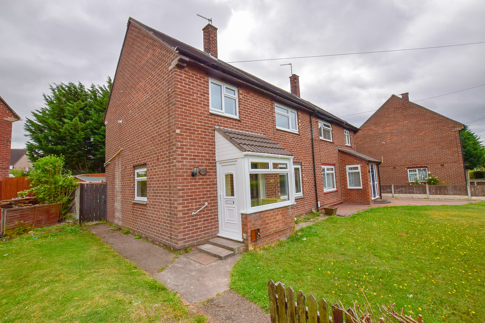 3 bedroom semi-detached house for sale in Overpool Road, Ellesmere Port ...