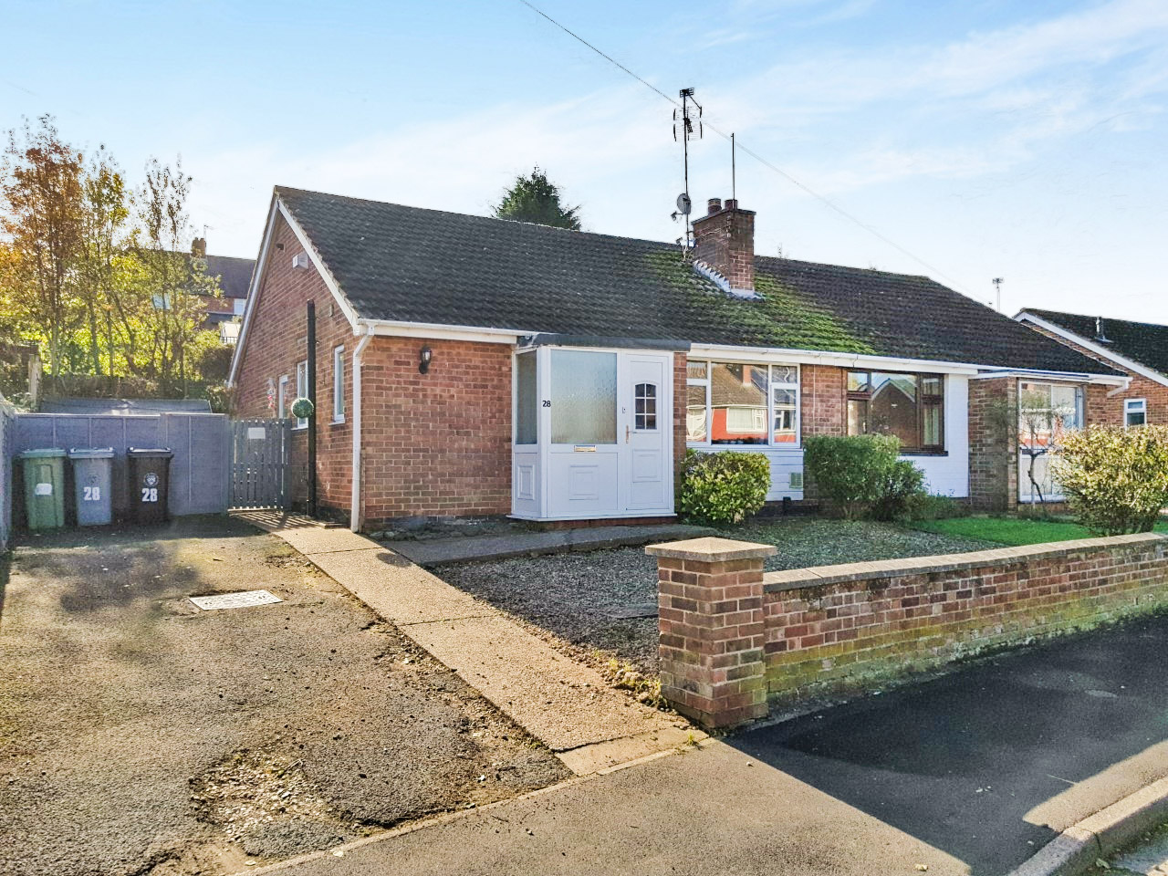 2 bedroom semi-detached bungalow for sale in Wroxall Drive, Grantham ...