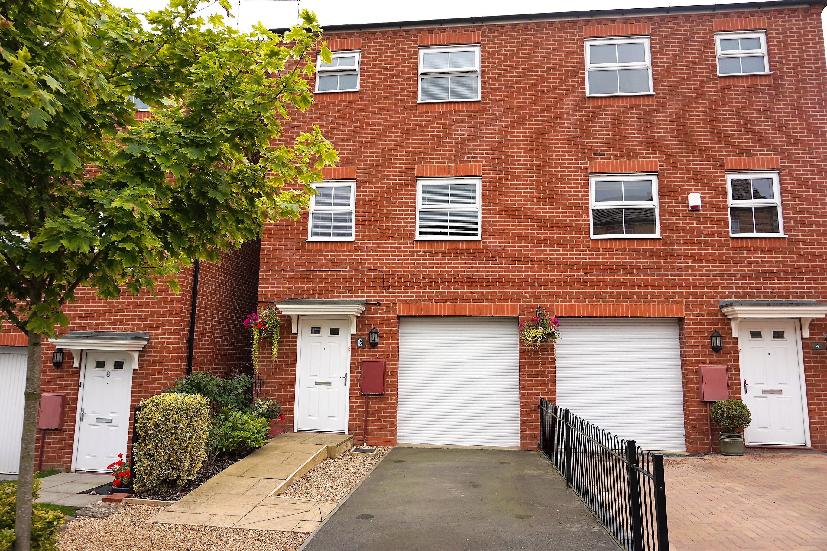 4 bedroom semi-detached house for sale in Walkers Way, Roade ...