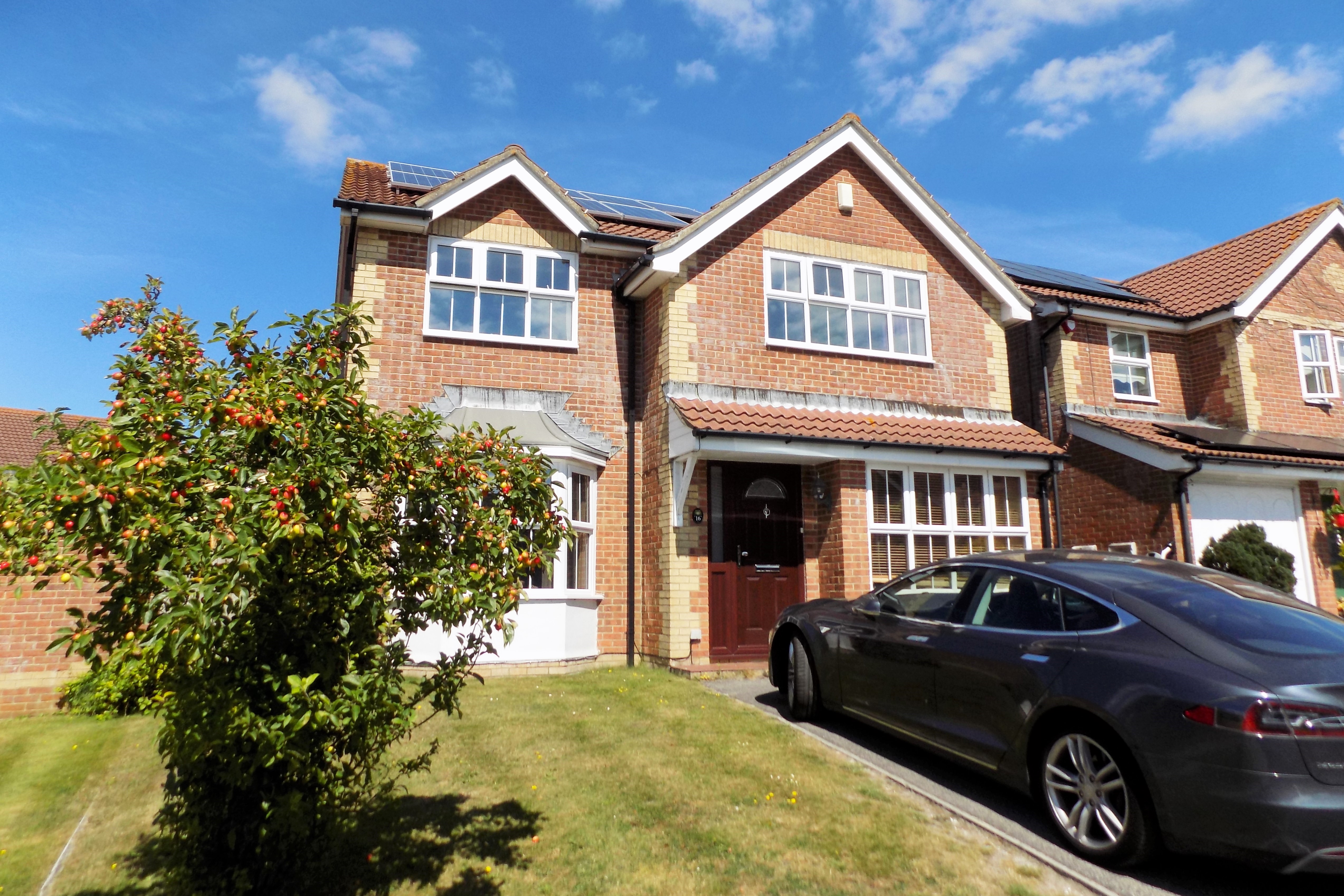 4 bedroom detached house for sale in Windmill View, Brighton, BN1 8TU