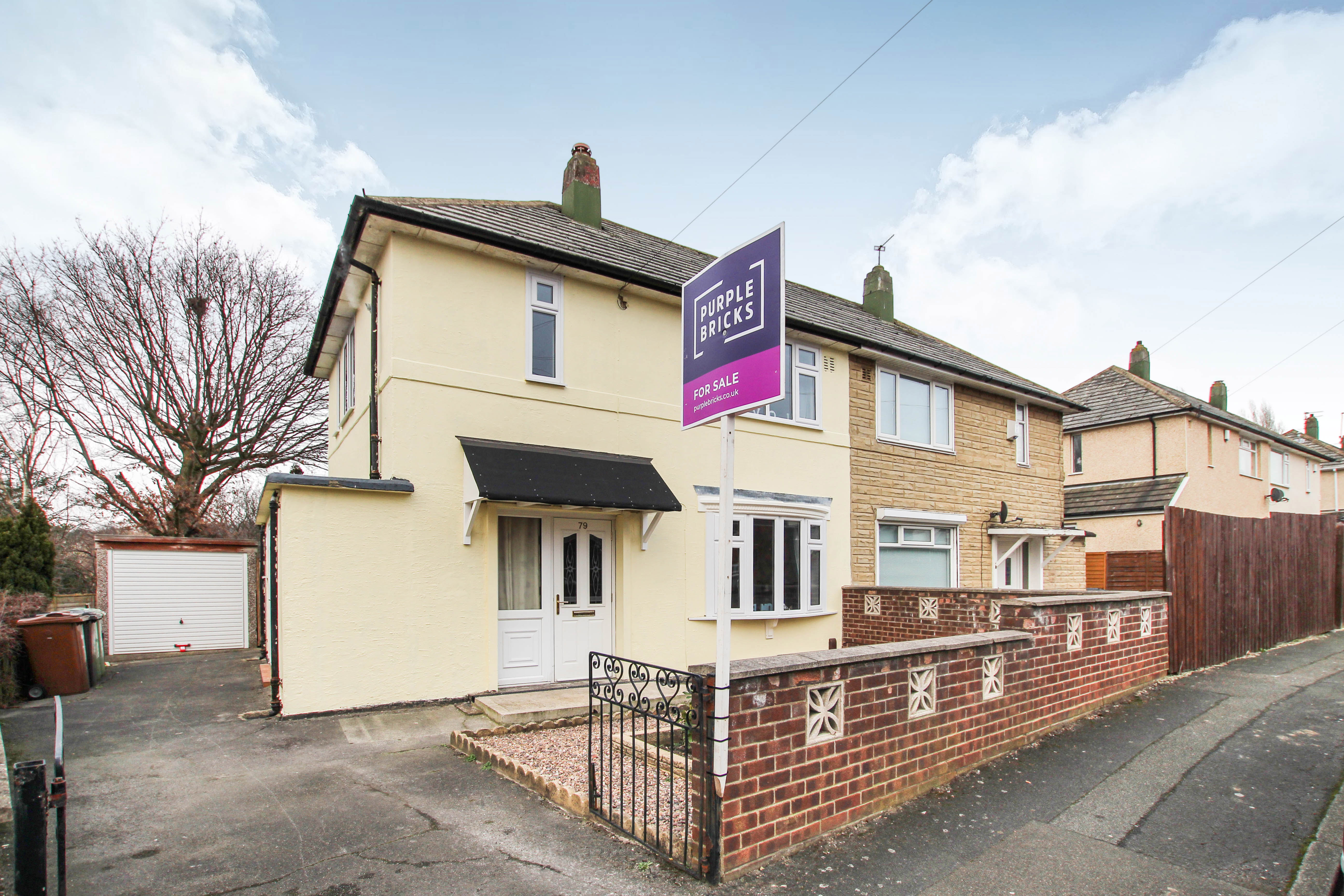 2 bedroom semi-detached house for sale in Brooklands Lane, Leeds, LS14 6QH