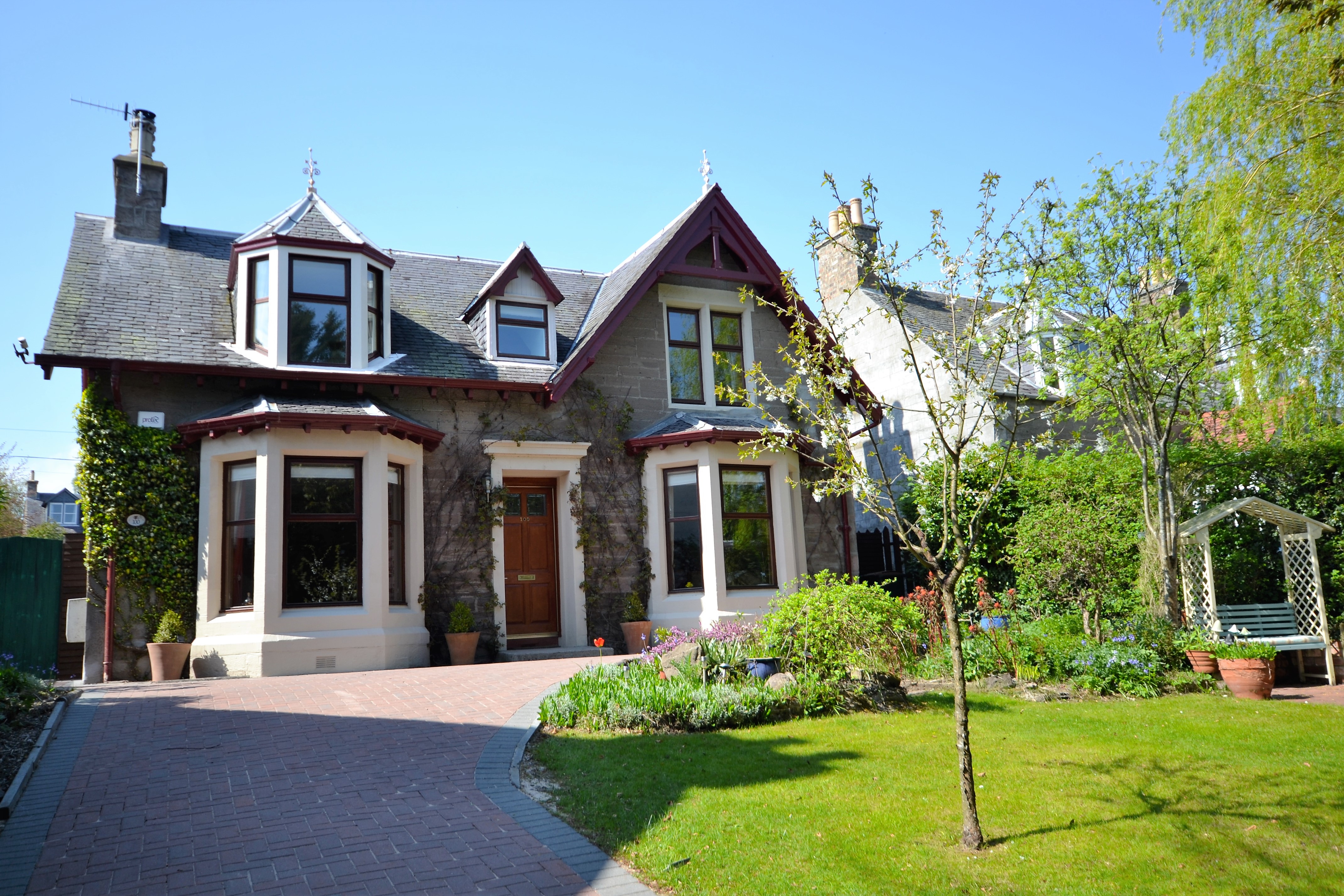 4 bedroom character property for sale in Perth Road, Scone, PH2 6JL