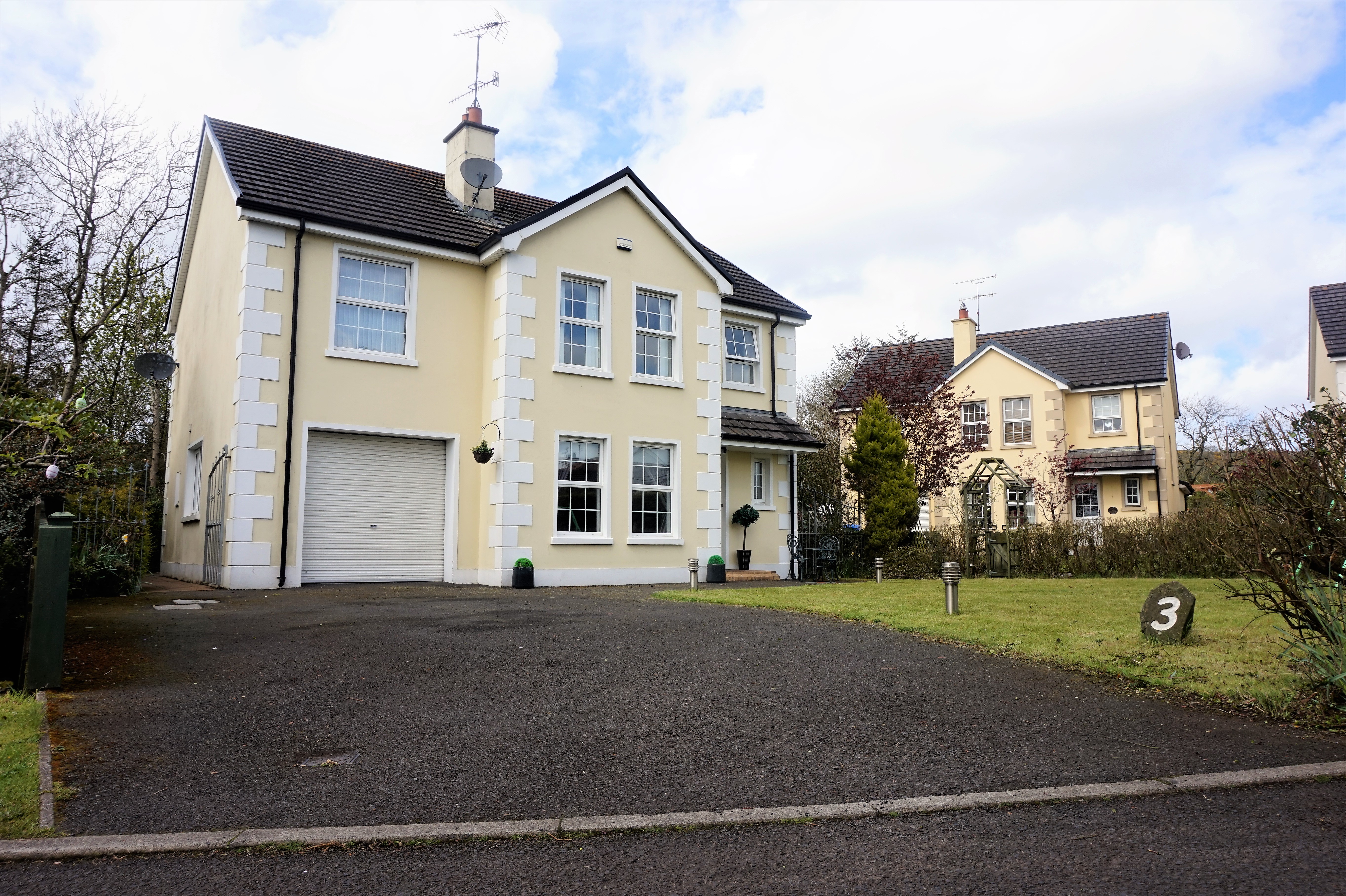 4 bedroom detached house for sale in Millers Close, Claudy, BT47 4UF