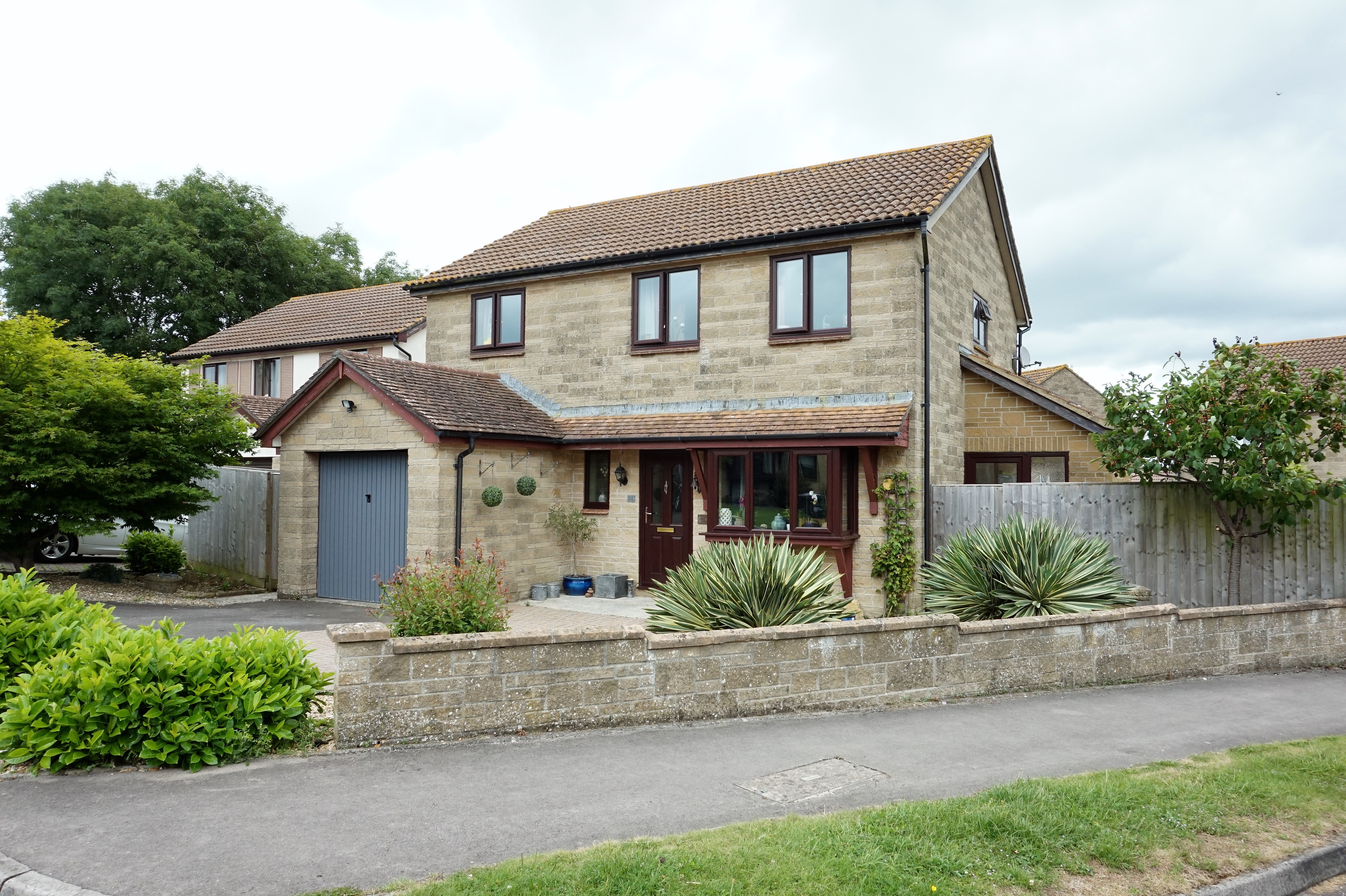 4 bedroom detached house for sale in Maincombe Close, Crewkerne, TA18 8JR