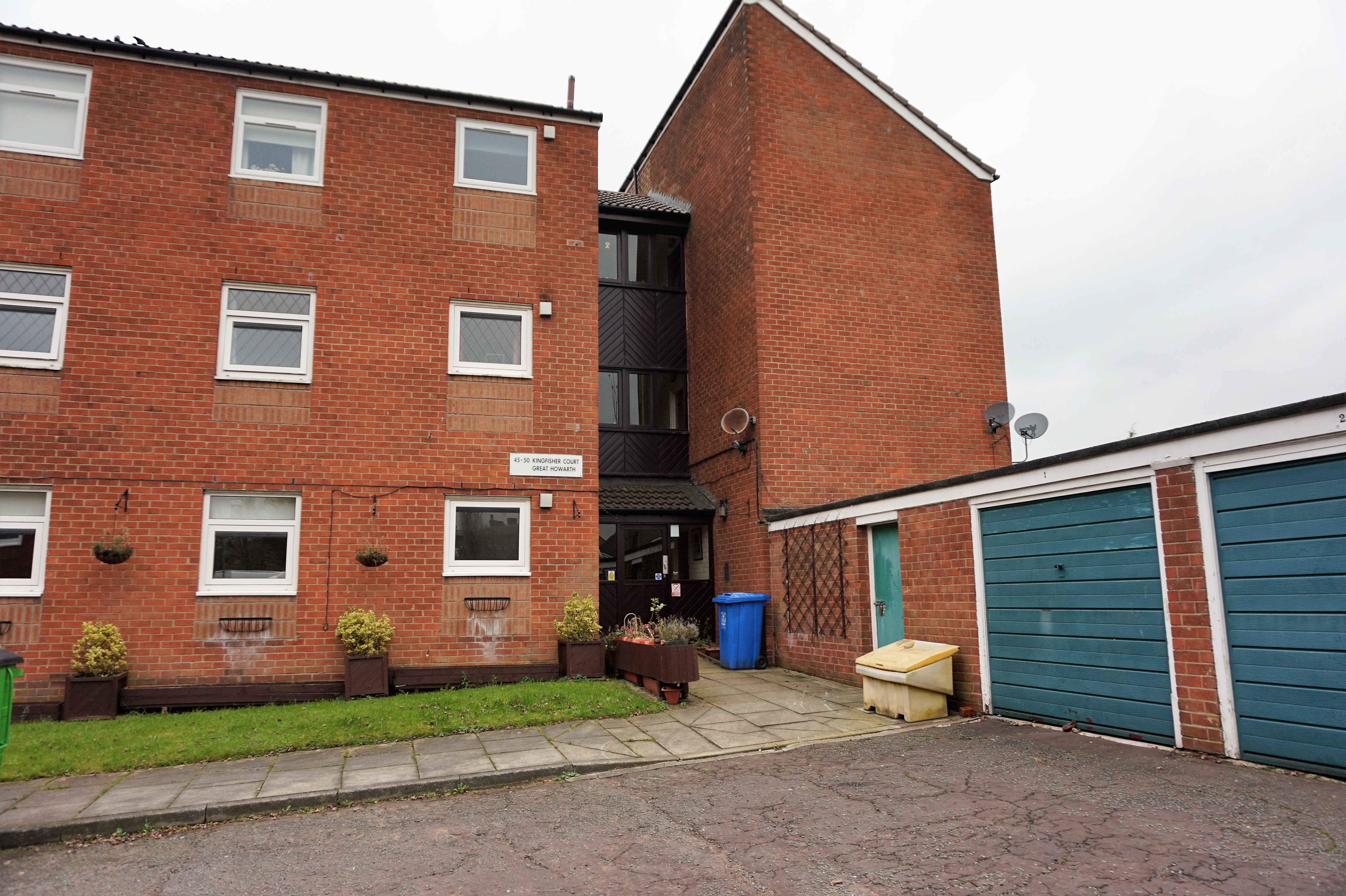 1 bedroom flat for sale in Great Howarth, Rochdale, OL12 9HD