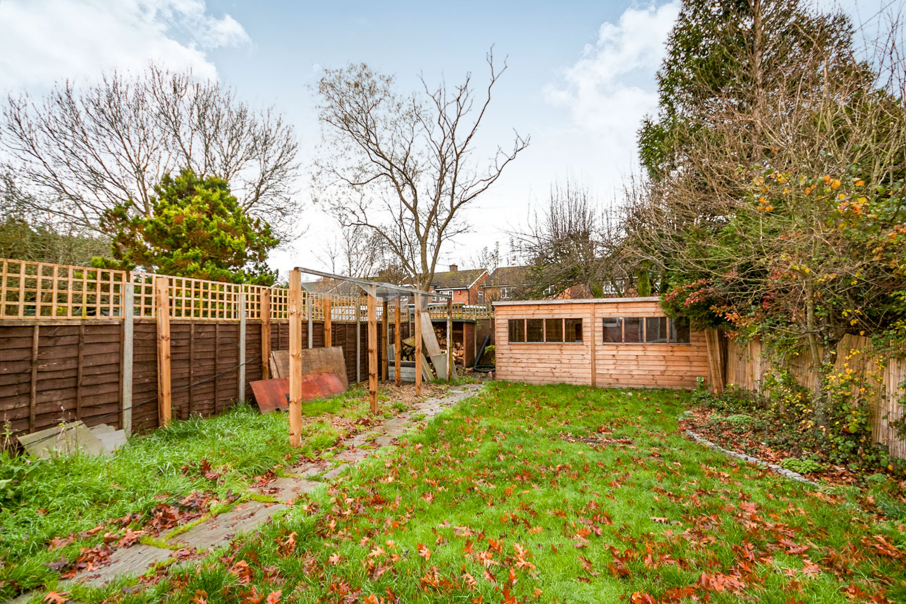 3 bedroom semi-detached house for sale in Ifield Drive, Crawley, RH11 0EW