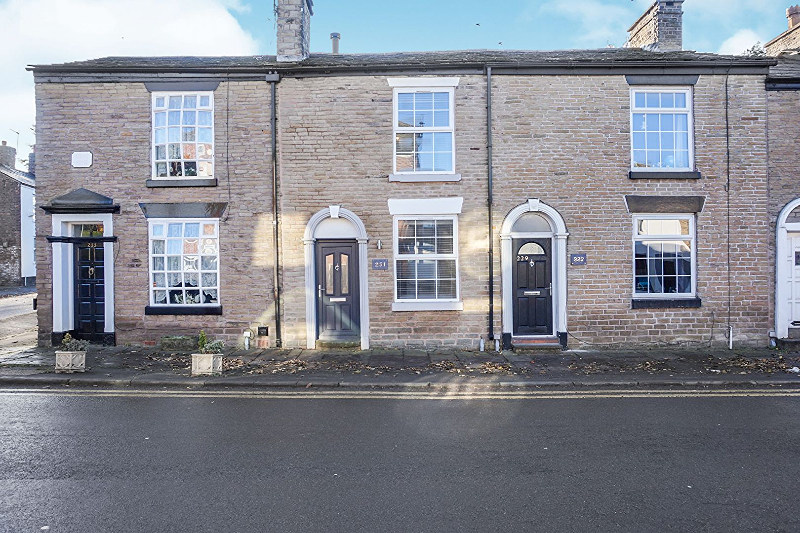 3 bedroom terraced house for sale in Hurdsfield Road, Macclesfield ...