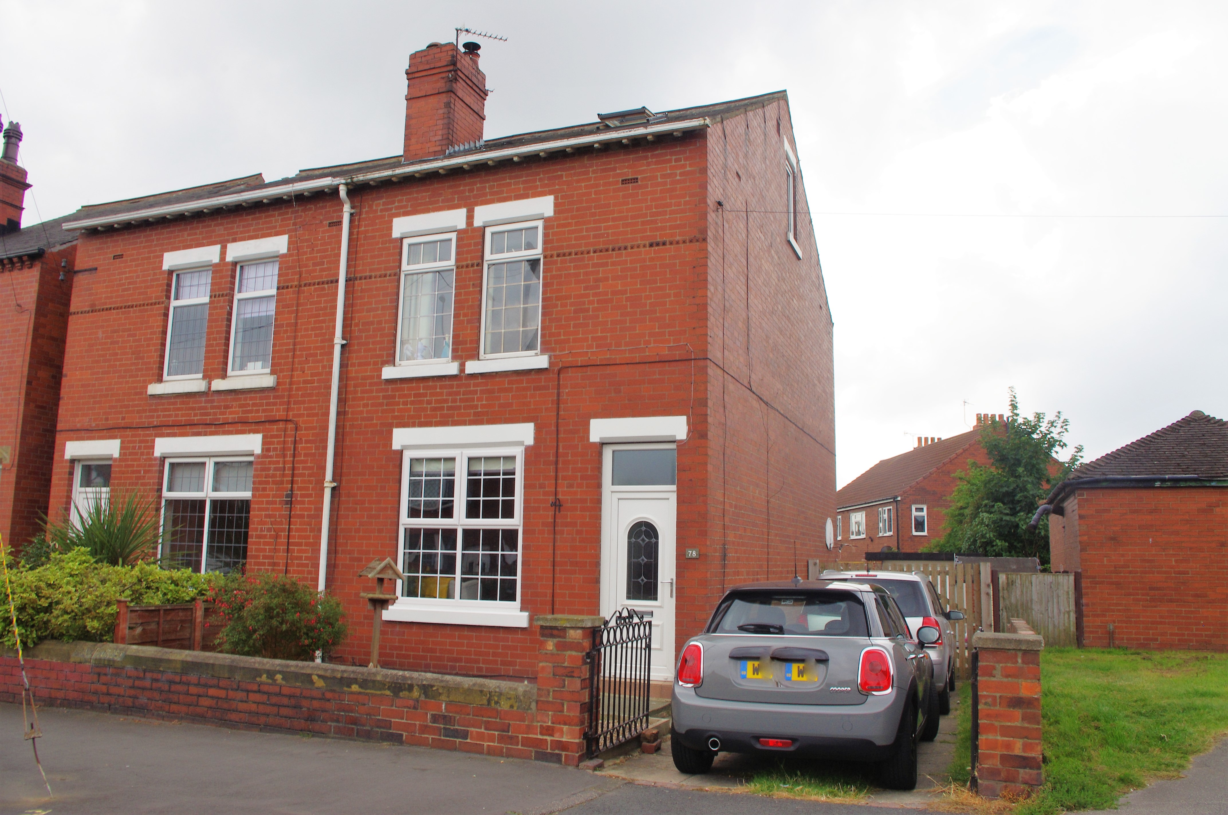 3 bedroom semi-detached house for sale in Haigh Road, Rothwell , LS26 0LP