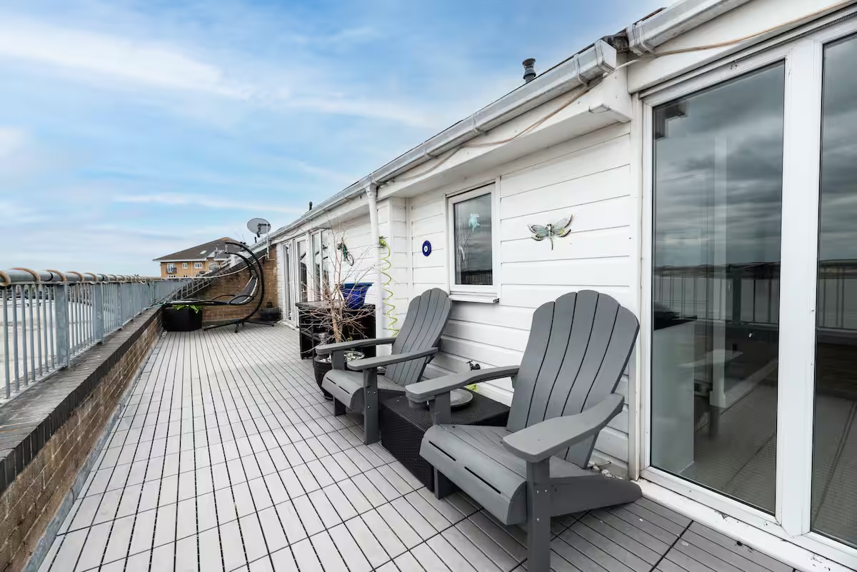 2 bedroom penthouse for sale in Chichester Wharf, Erith, DA8 1BE