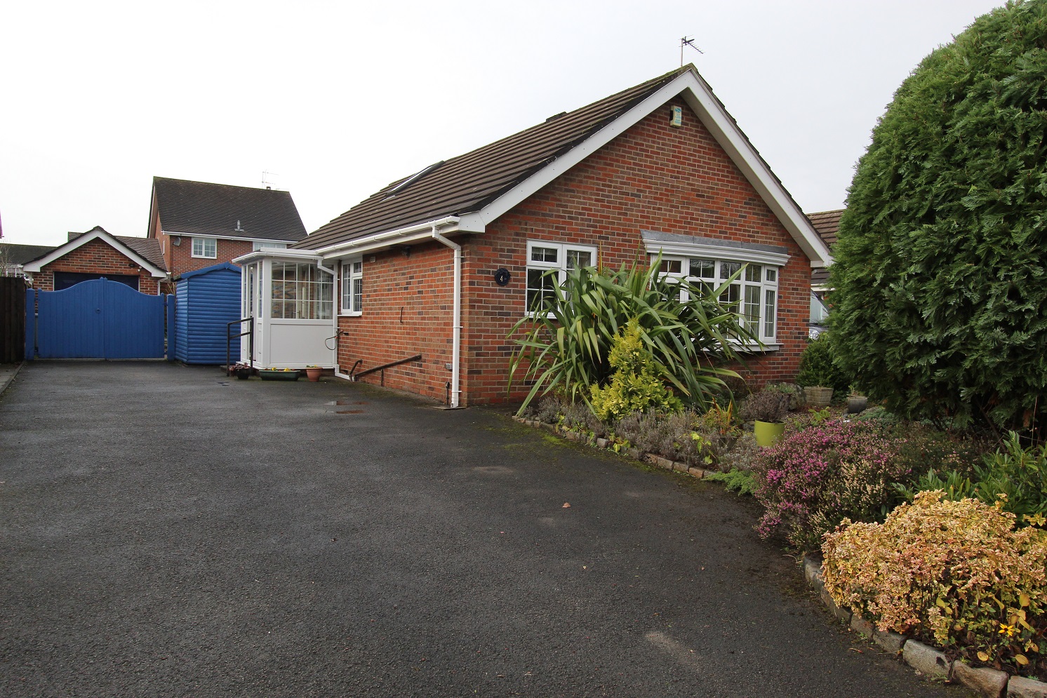 2 bedroom detached bungalow for sale in Elmore Close, Holmes Chapel ...