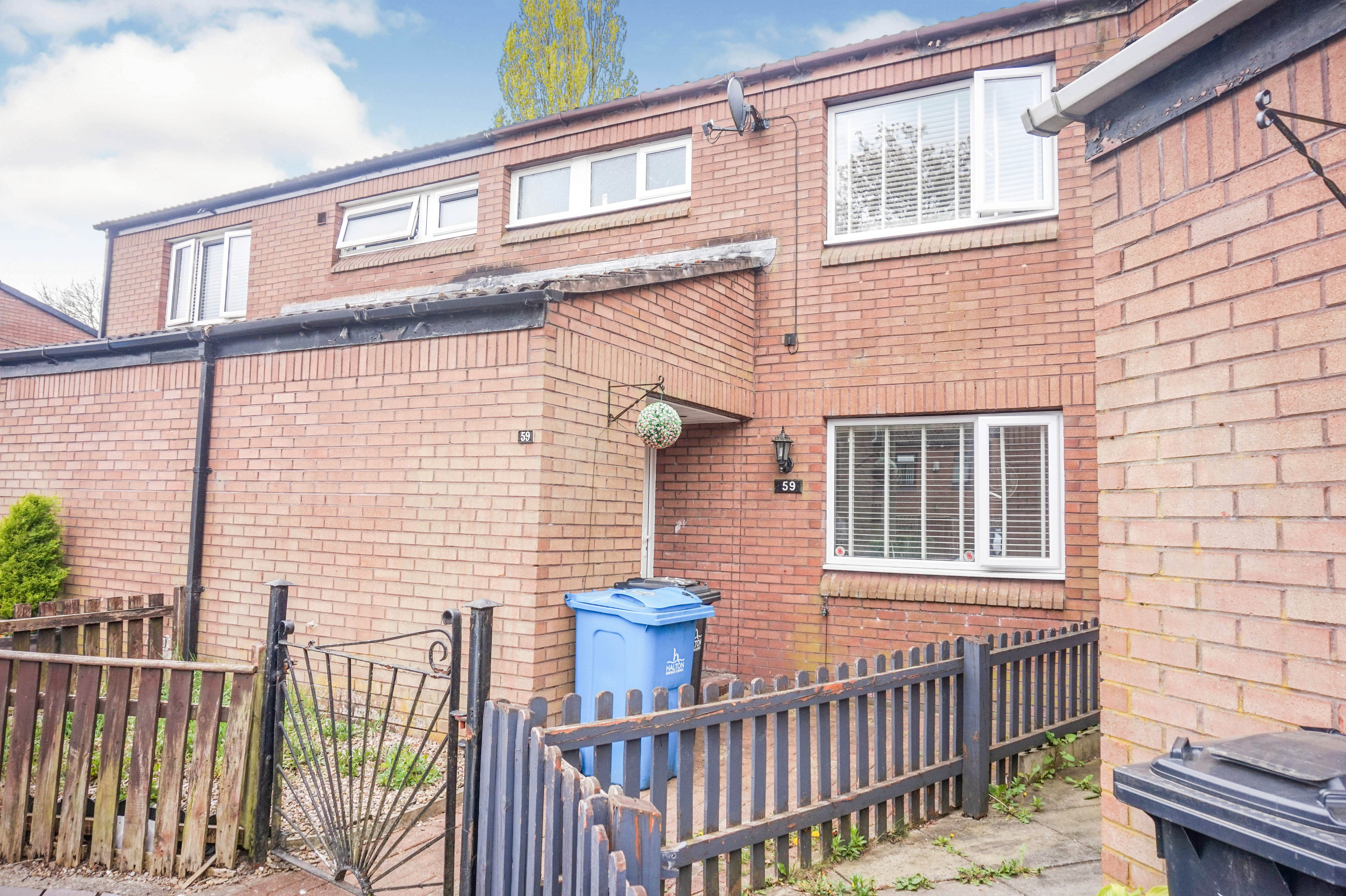 3 bedroom town house for sale in Tilbury Place, Murdishaw, Runcorn, WA7 6JE
