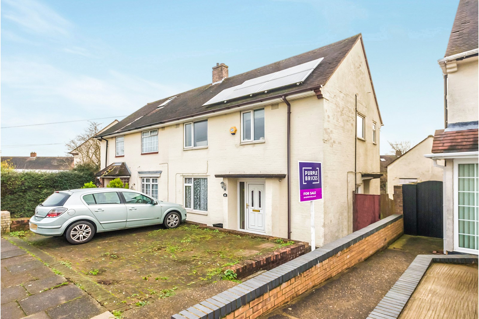 3 bedroom semi-detached house for sale in Hockwell Ring, Luton, LU4 9NL