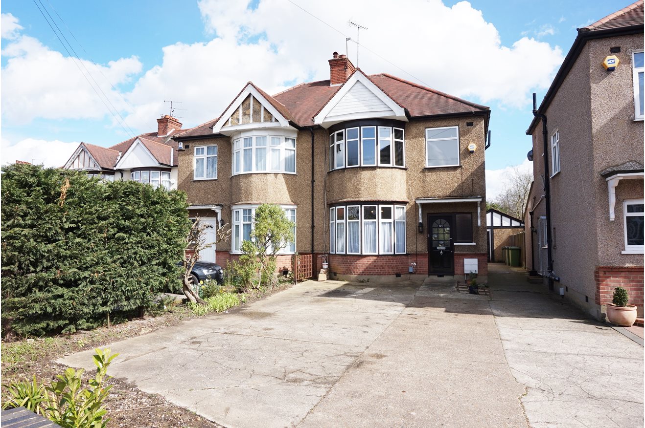 3 bedroom semi-detached house for sale in Headstone Lane, Harrow, HA2 6JS