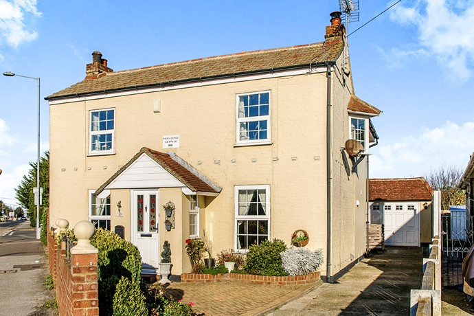 3 bedroom detached house for sale in Margate Road, Ramsgate, CT12 6SN