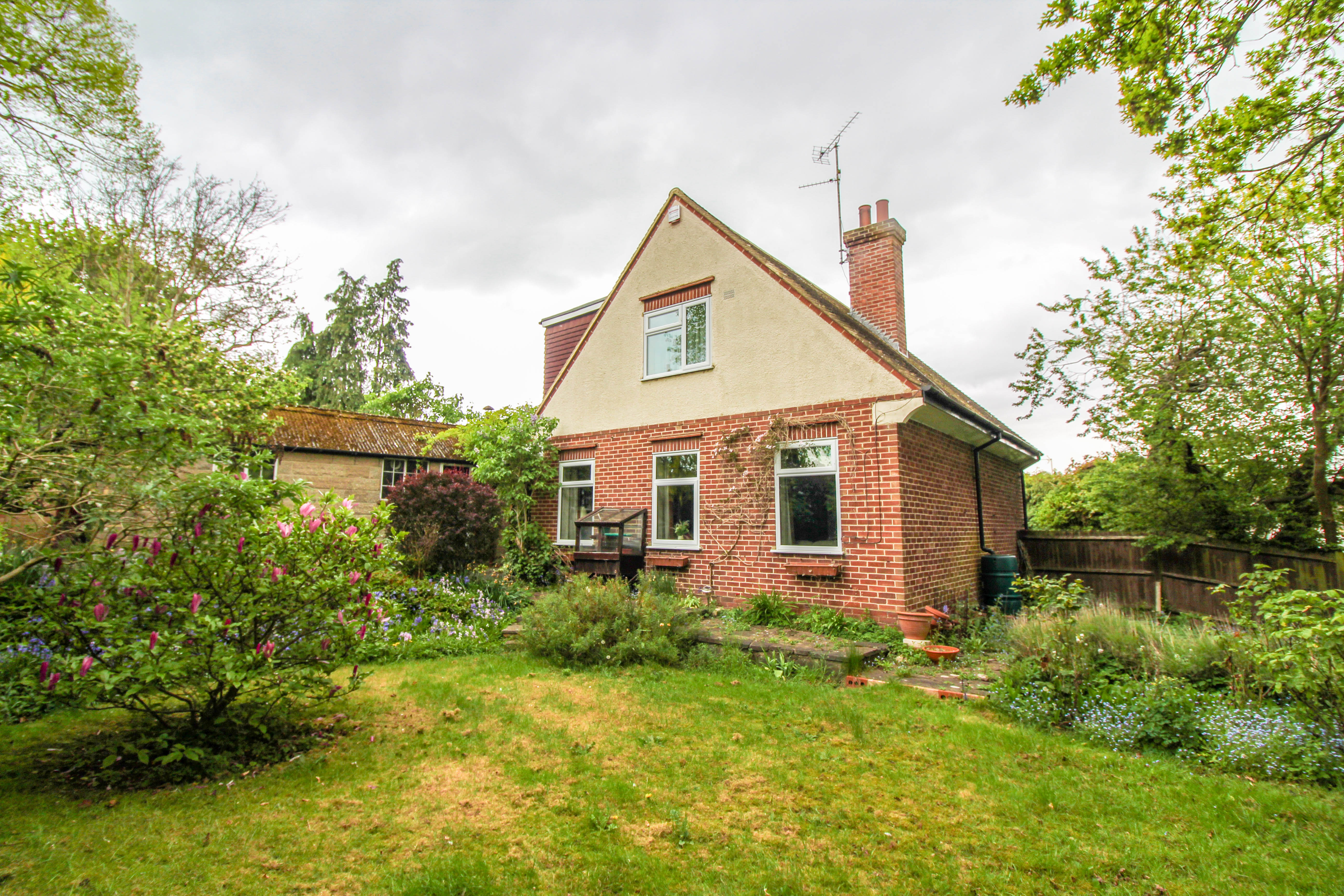 3 bedroom detached house for sale in Coley Avenue, Reading, RG1 6LN