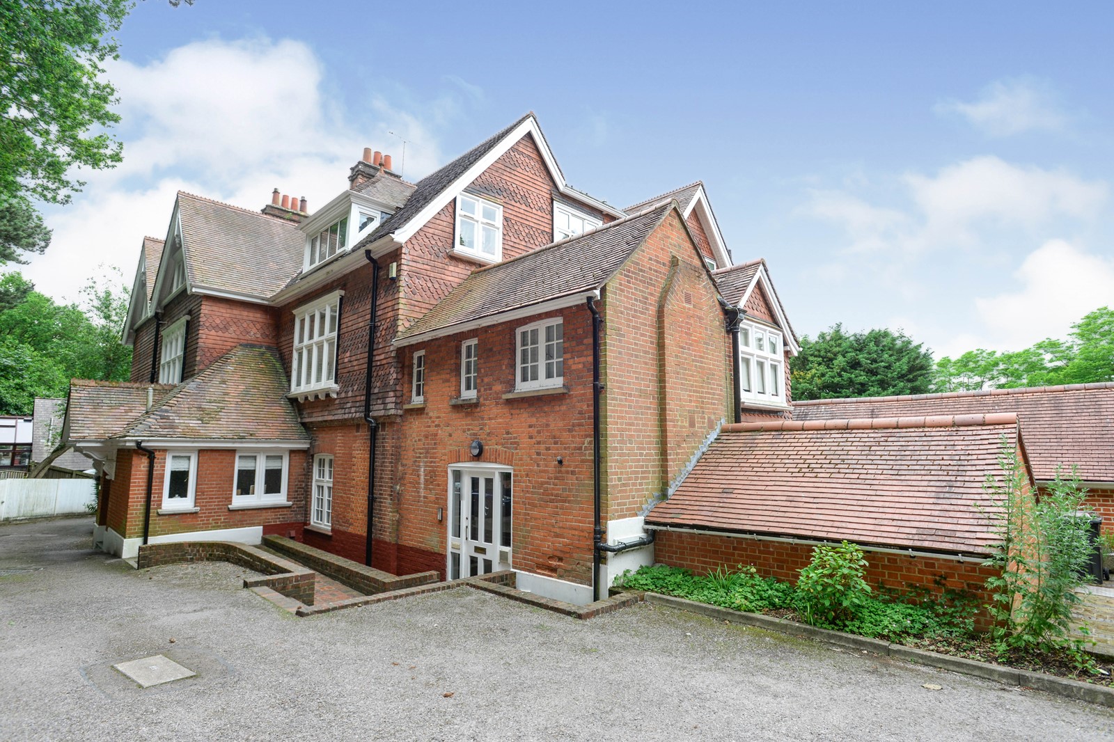 3 bedroom ground floor flat for sale in Manor Park, Chislehurst, BR7 5QD