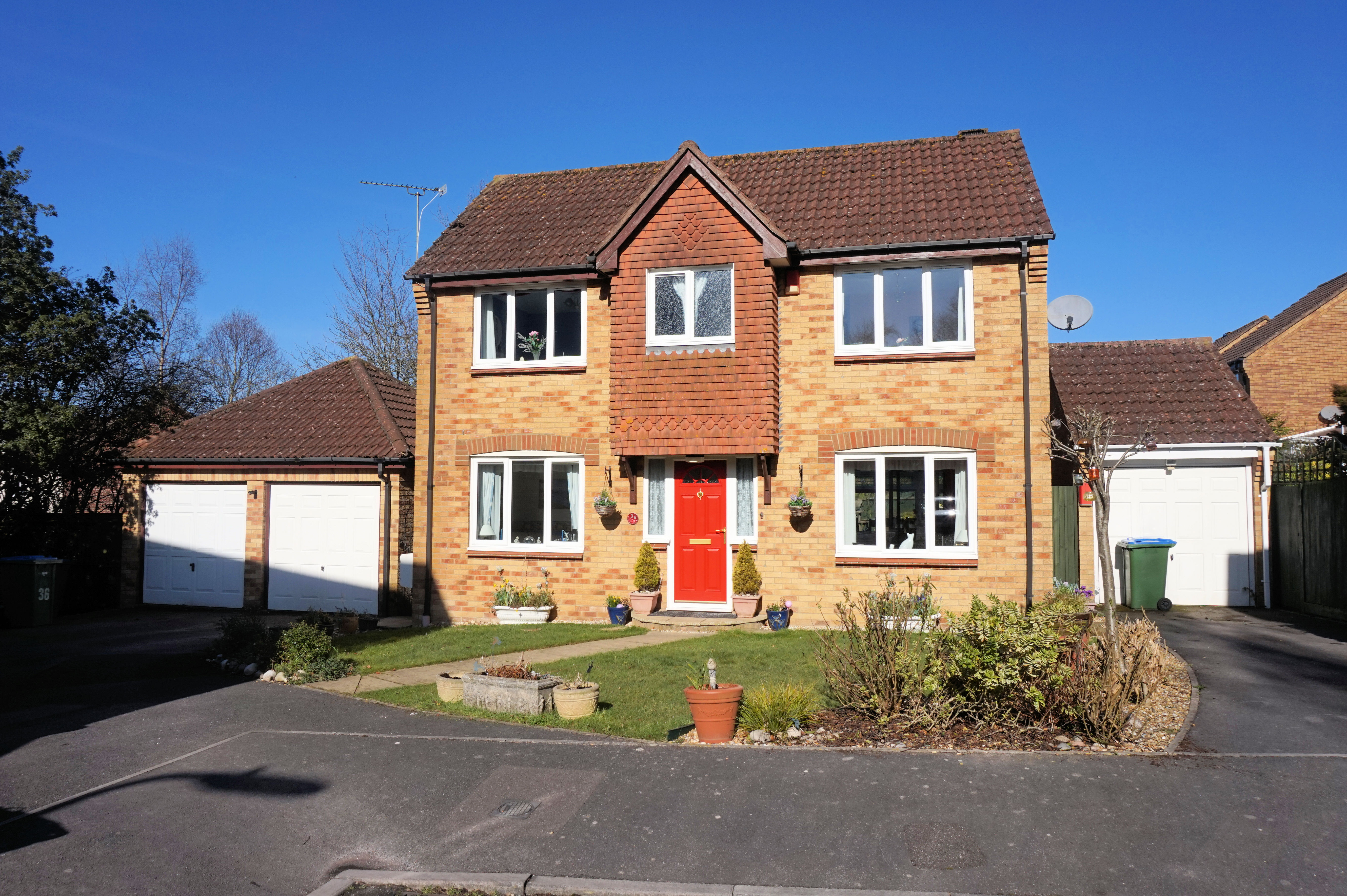 3 bedroom detached house for sale in Mosaic Close, Netley Common ...