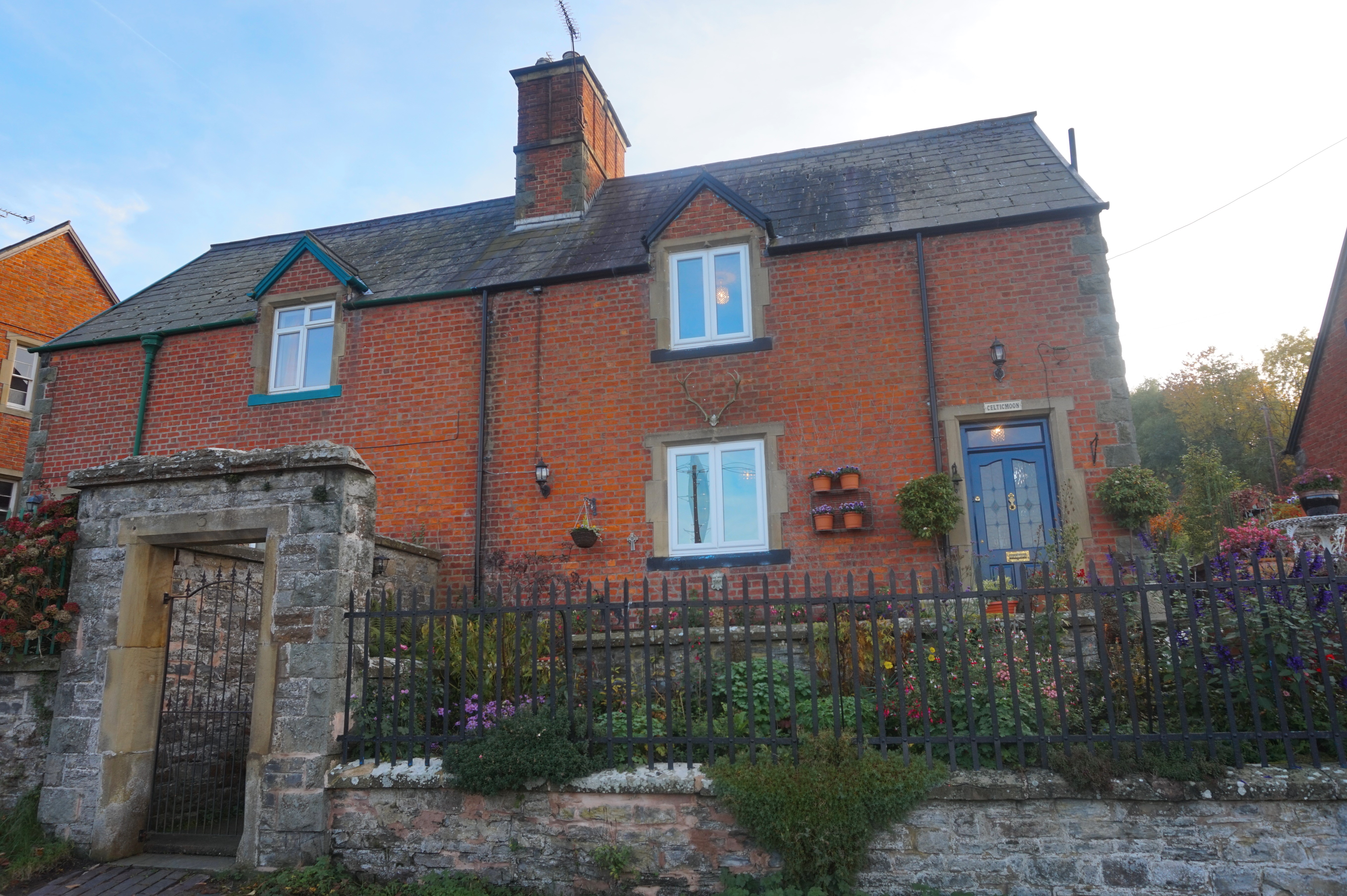 3 bedroom semi-detached house for sale in The Pentre, Leighton ...