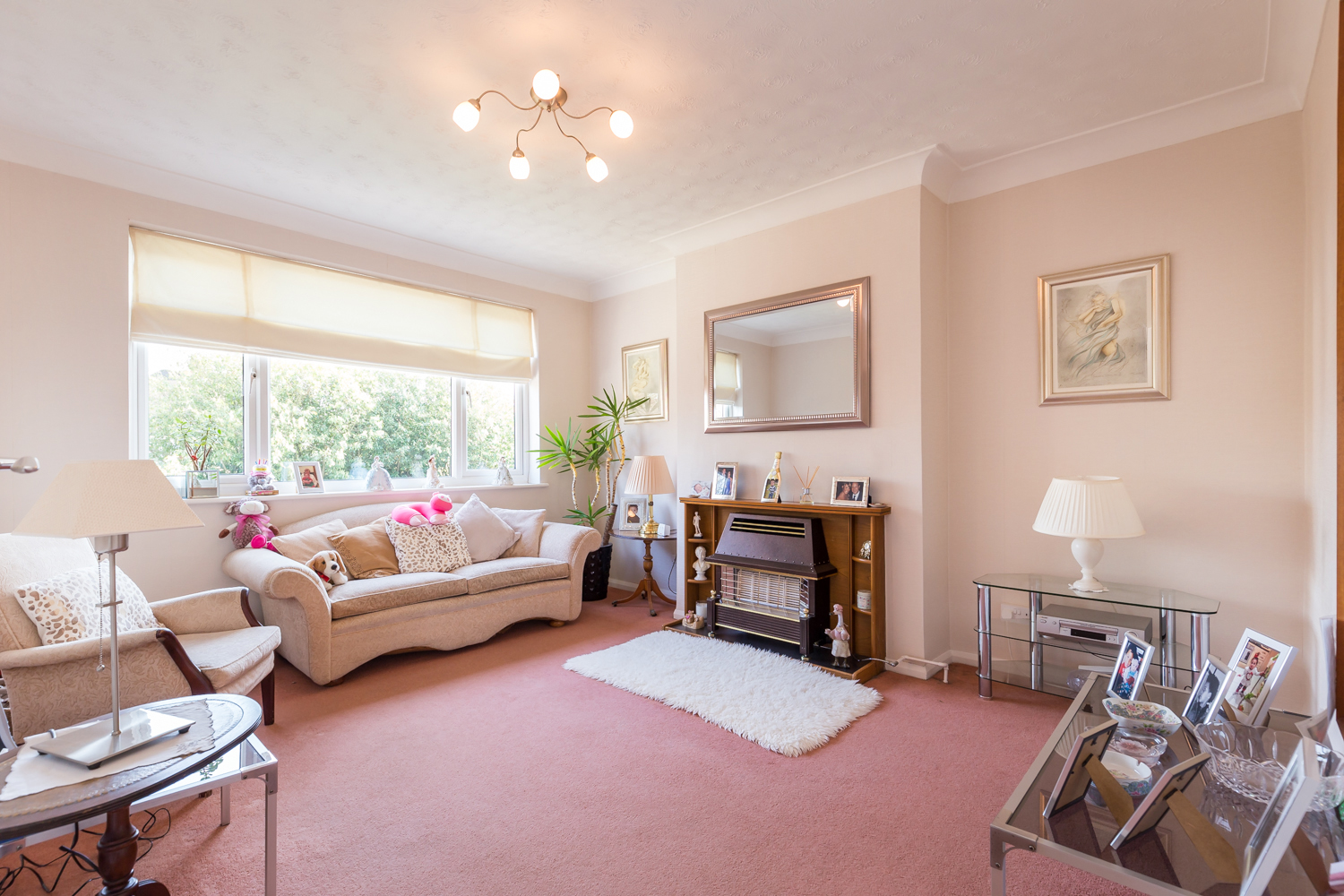 2 bedroom maisonette for sale in Mount Close, Cockfosters, EN4 0AG