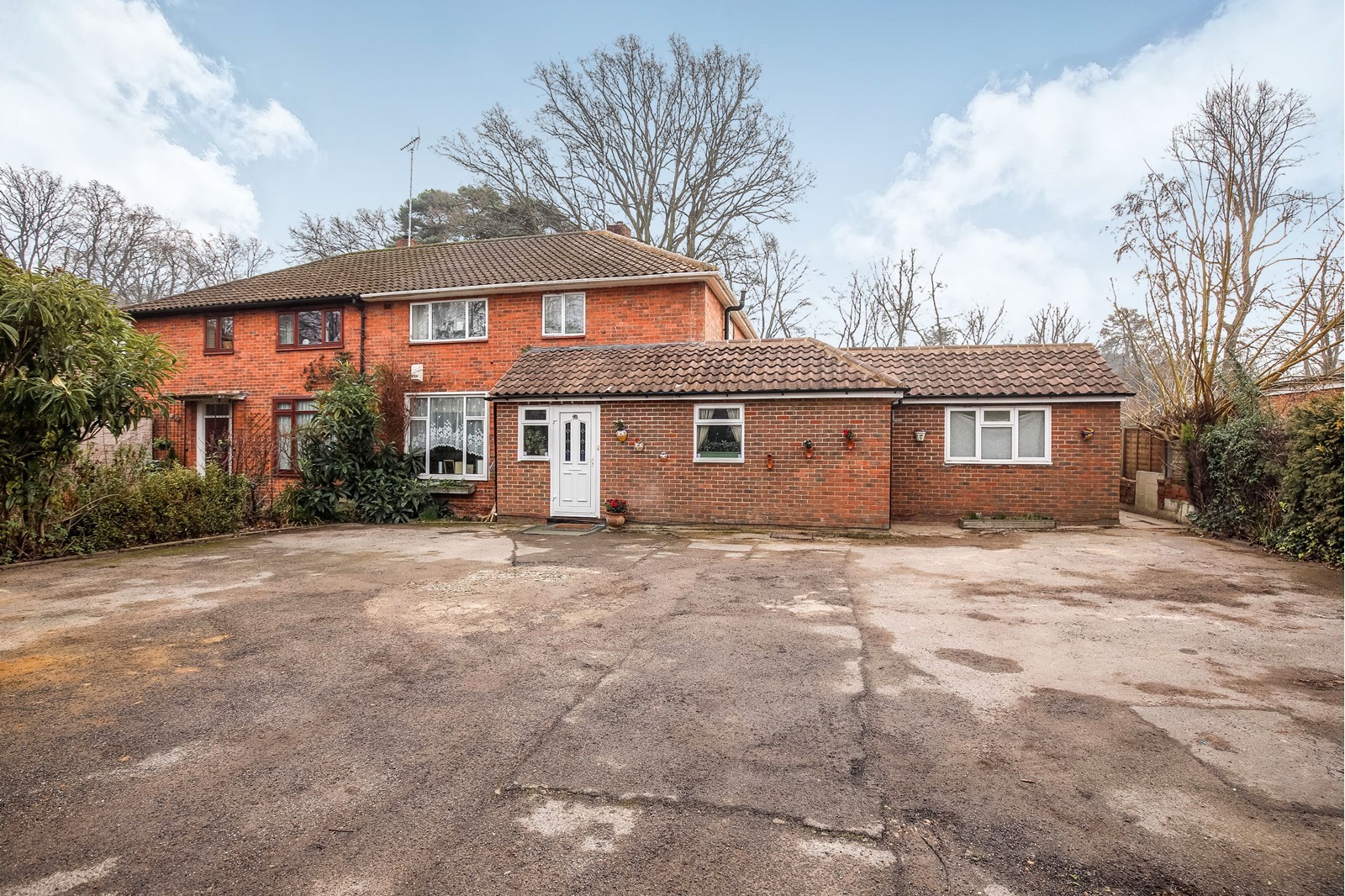 6 bedroom semi-detached house for sale in Albert Drive, Woking, GU21 5TY