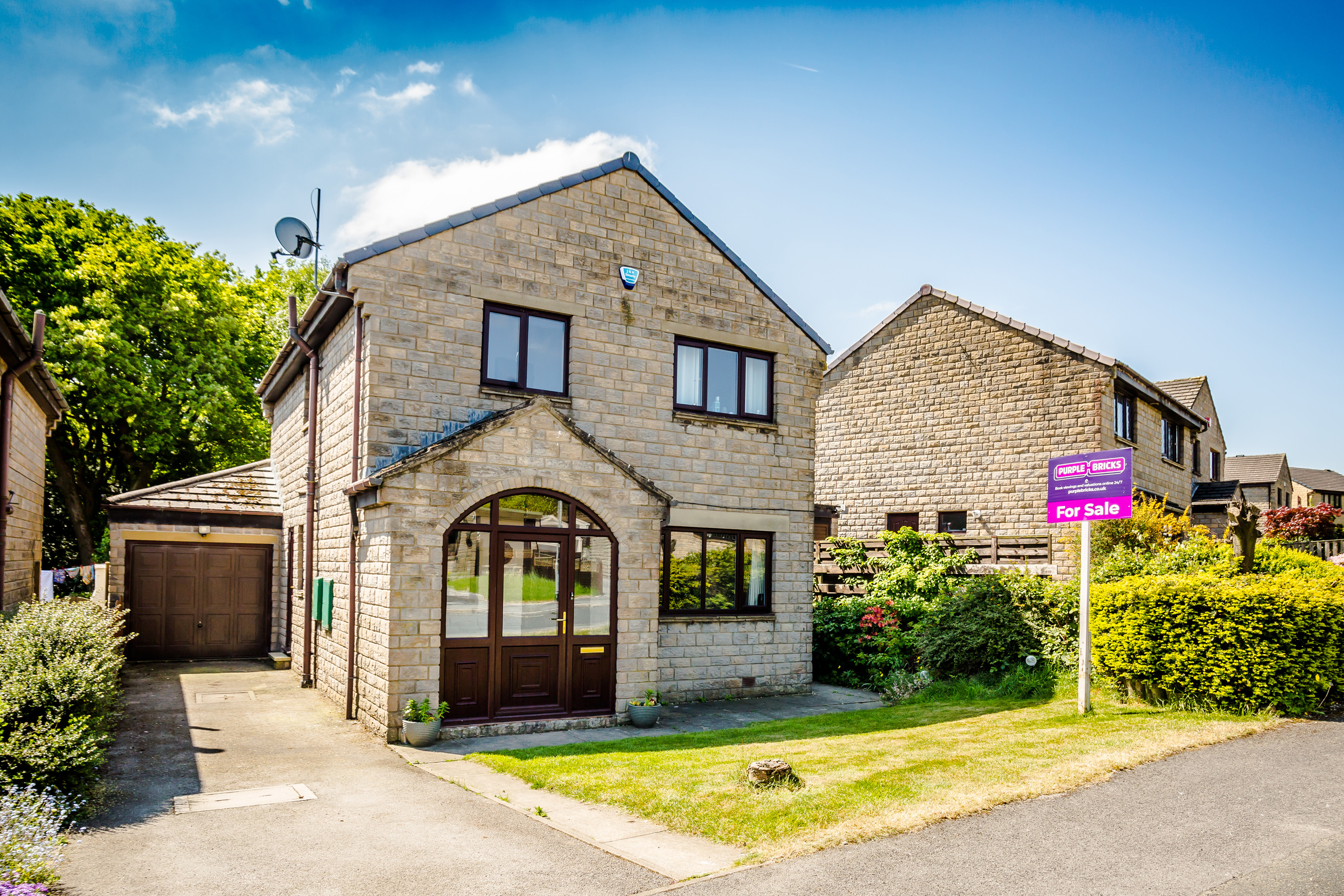 4 bedroom detached house for sale in Delves Wood Road, Beaumont Park ...