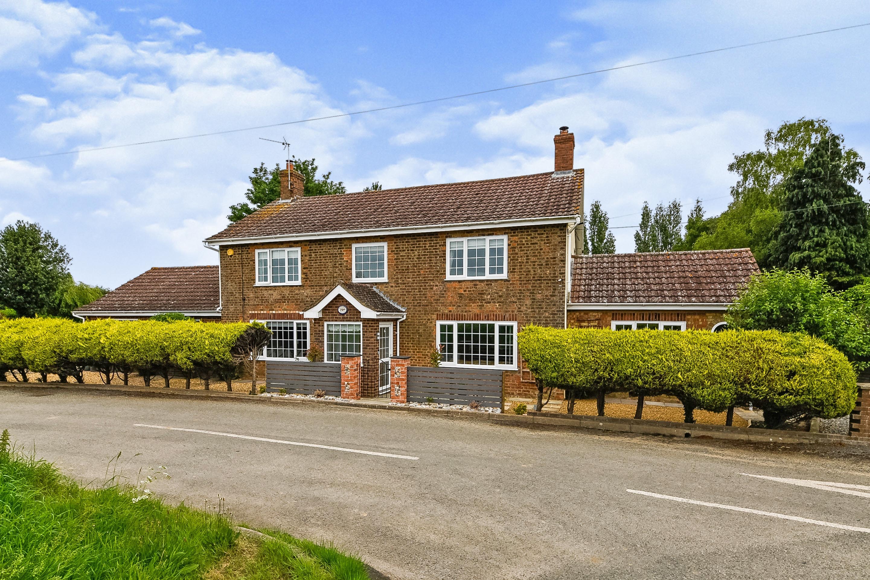 4 bedroom detached house for sale in Tipps End, Welney, Wisbech, PE14 9SG
