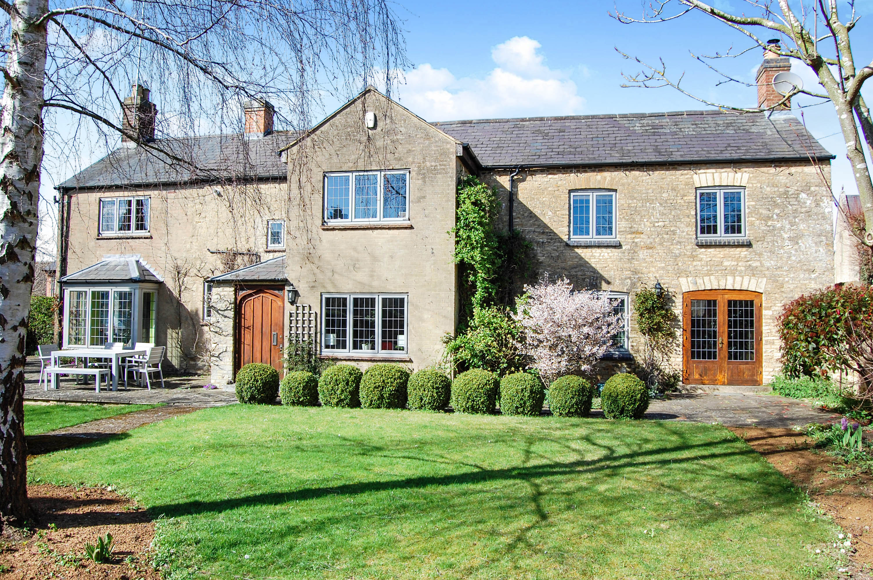 5 bedroom detached house for sale in Church End, Roade, Northampton ...