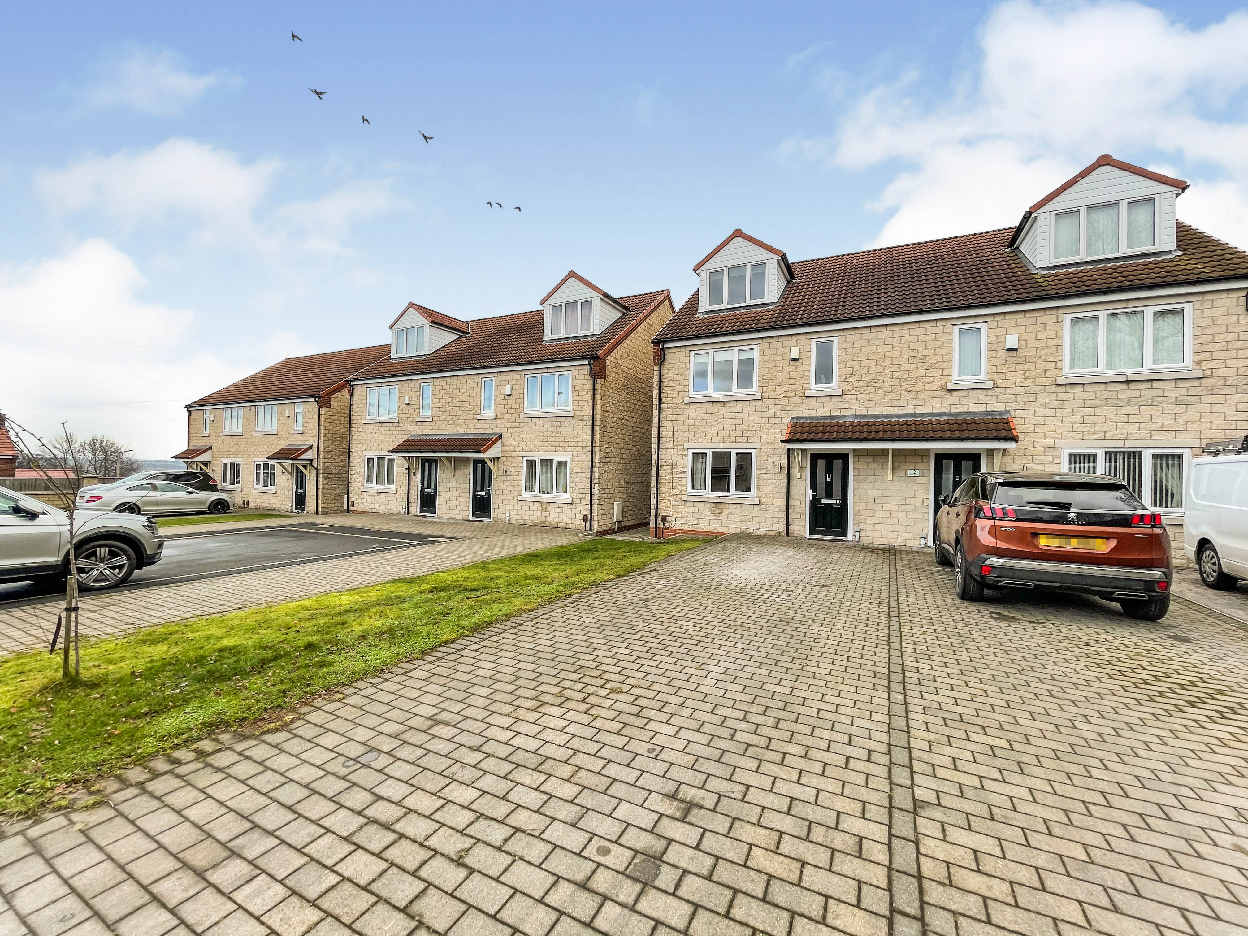 4 bedroom semi-detached house for sale in Domino Court, Rotherham, S61 3NF