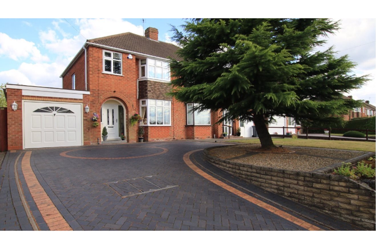 3 bedroom semi-detached house for sale in Old Lode Lane, Solihull, B92 8nq
