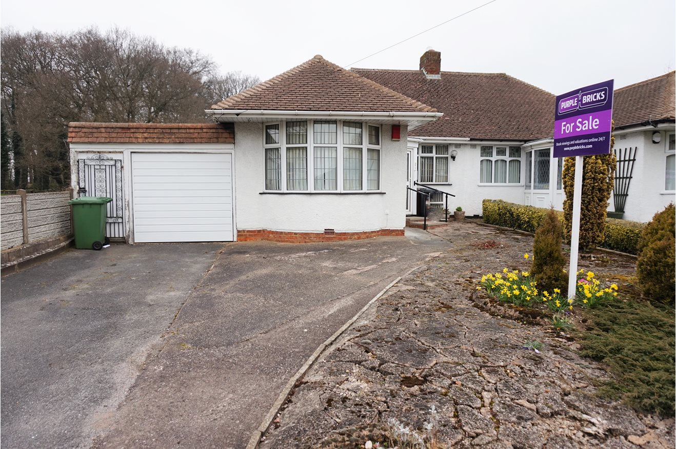 2 bedroom semi-detached bungalow for sale in Castle Lane, Solihull, B92 8SF