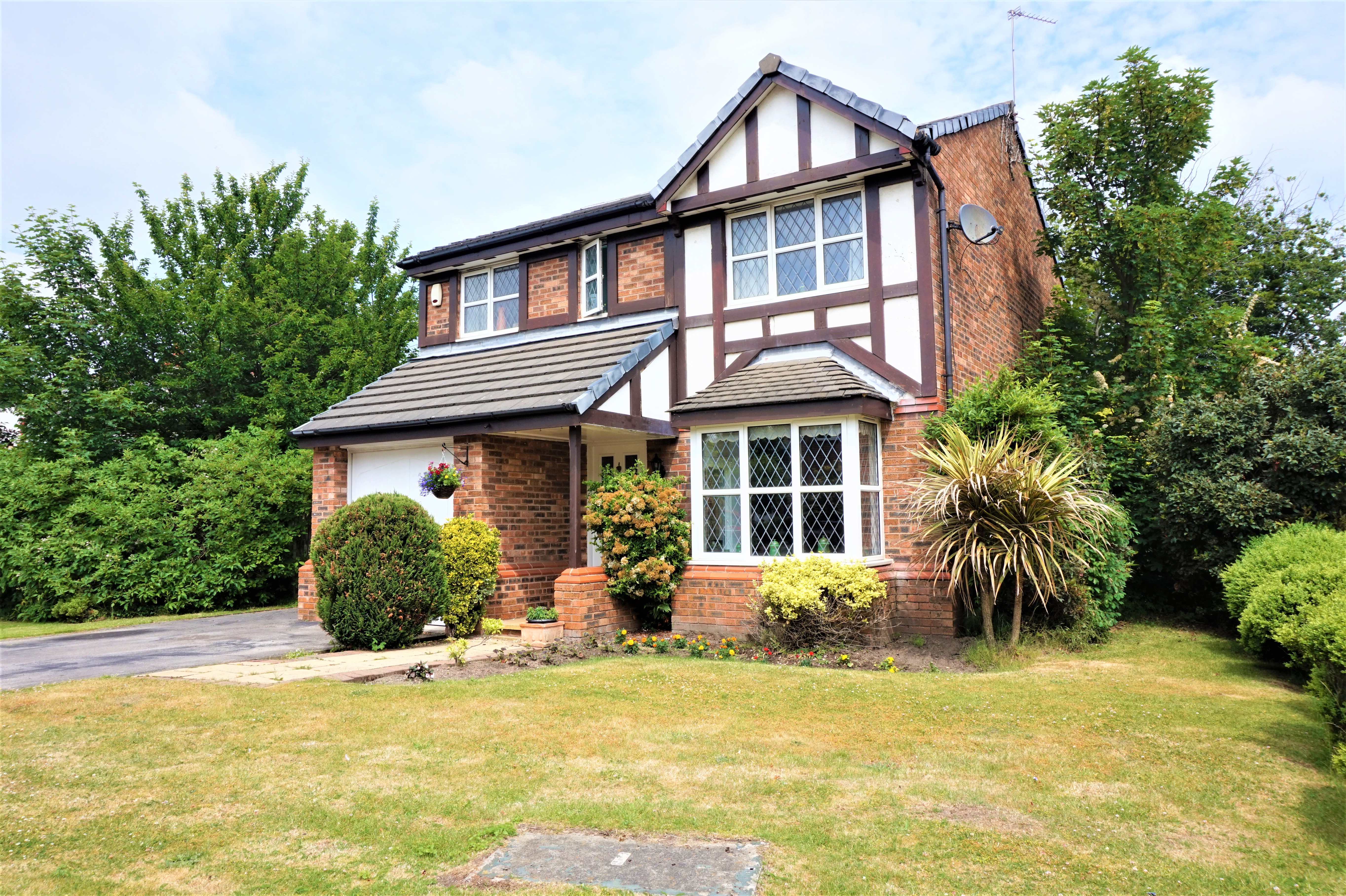 4 bedroom detached house for sale in Bluebell Close, Liverpool, L22 3YU