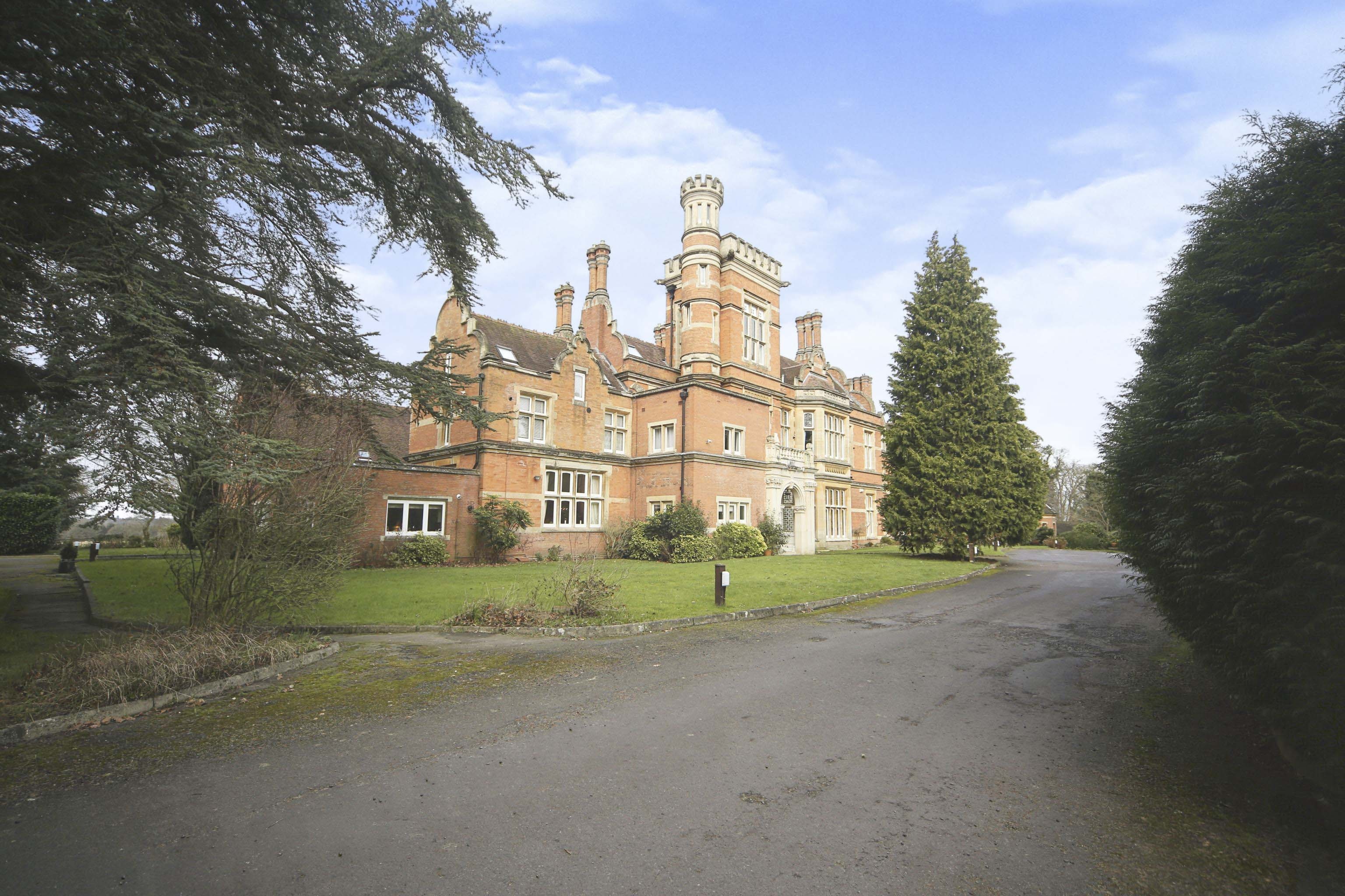 2 bedroom apartment for sale in Chadwick Manor, Solihull, B93 0AT