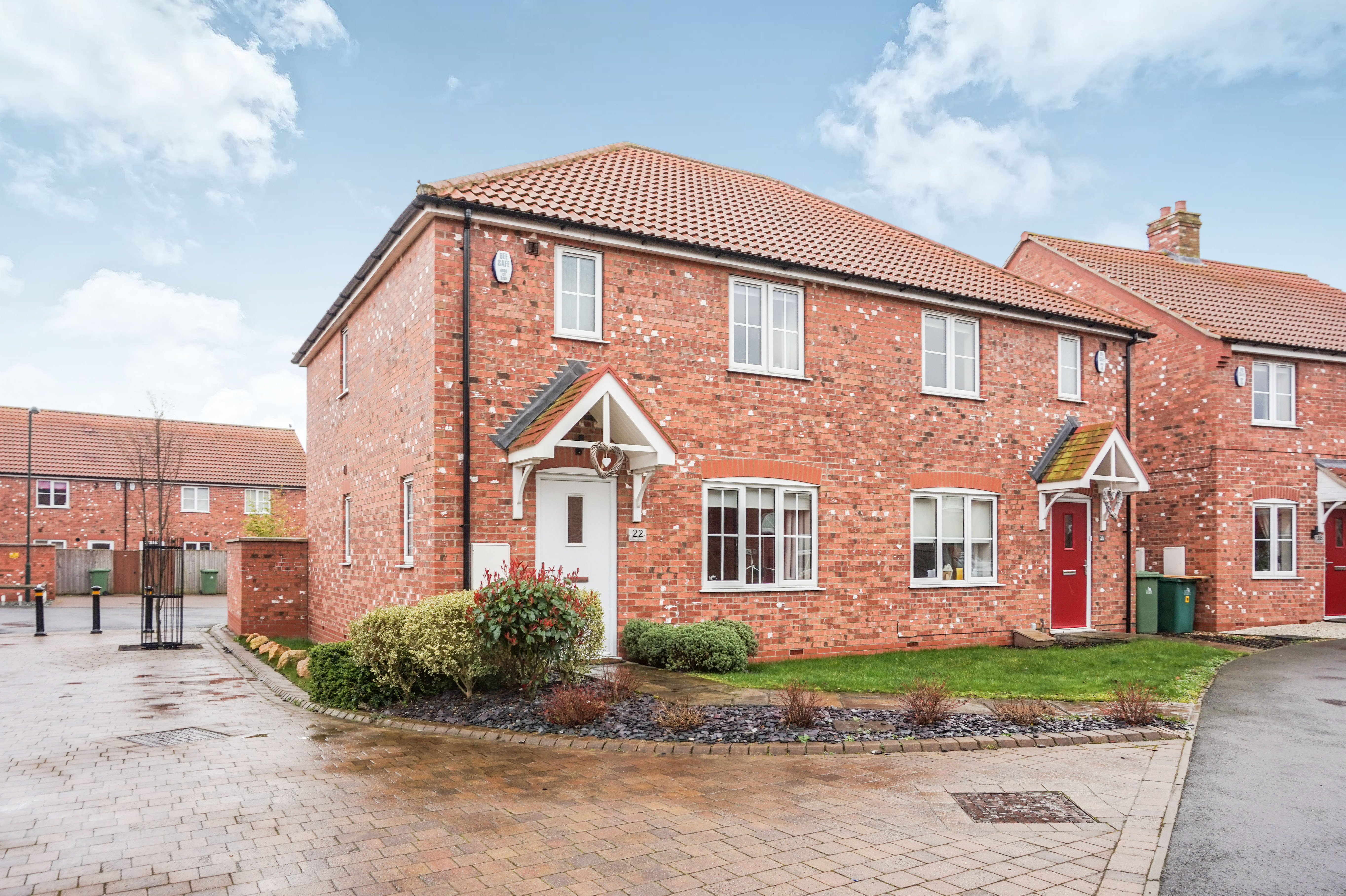 3 bedroom semi-detached house for sale in Edinburgh Way, Scartho Top ...