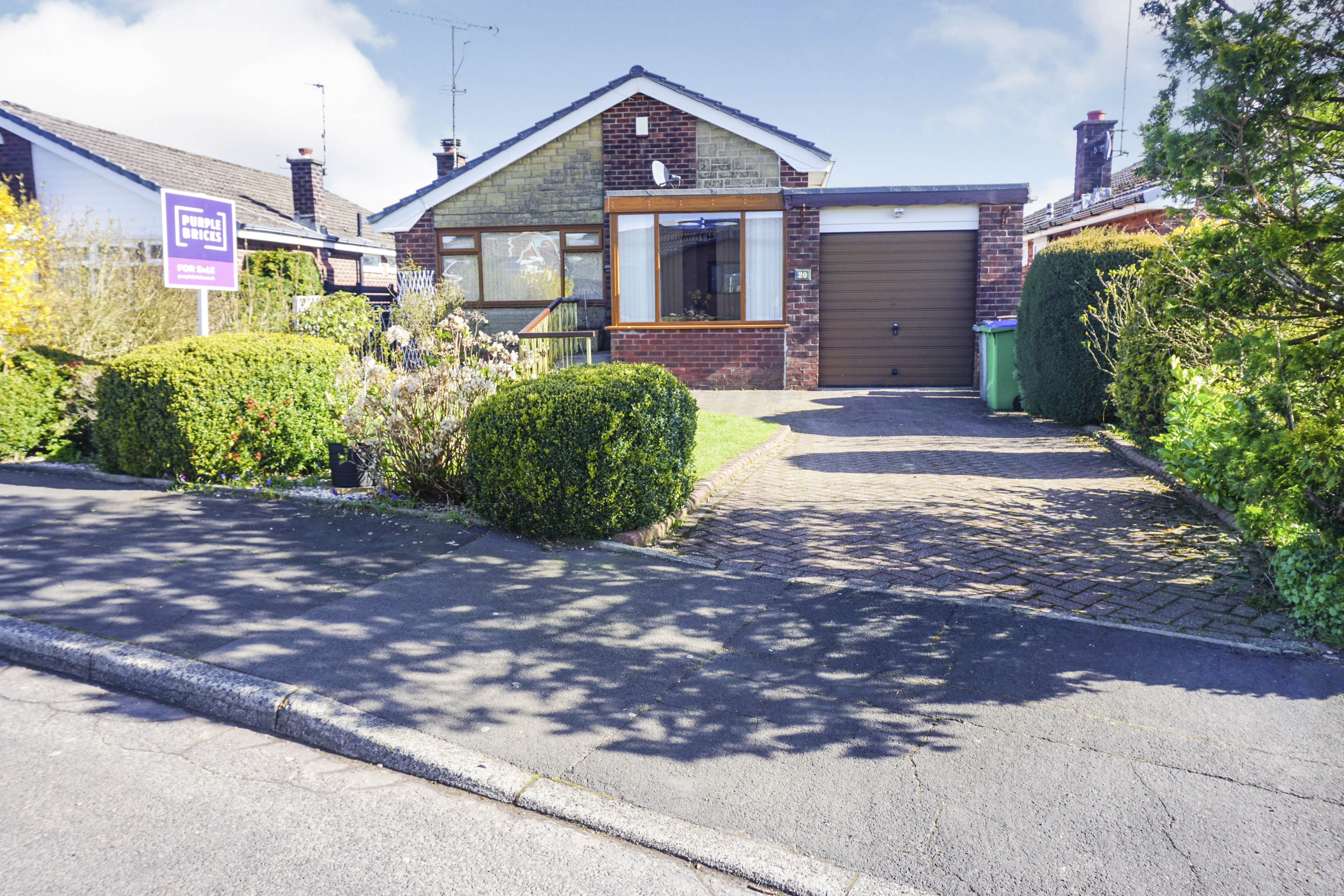 2 bedroom detached bungalow for sale in Waingap Rise, Syke, Rochdale ...