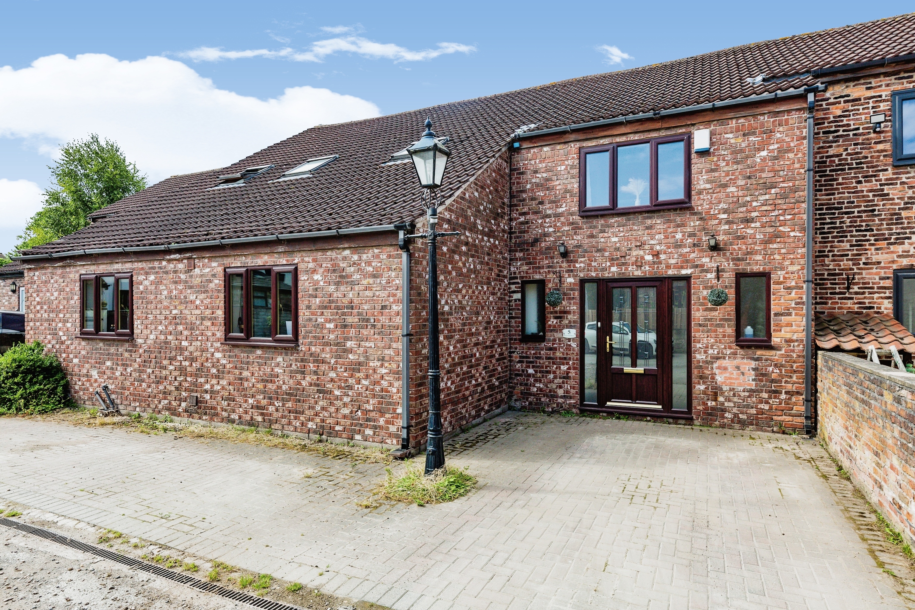 3 bedroom barn conversion for sale in High Street, Rotherham, S63 0RL