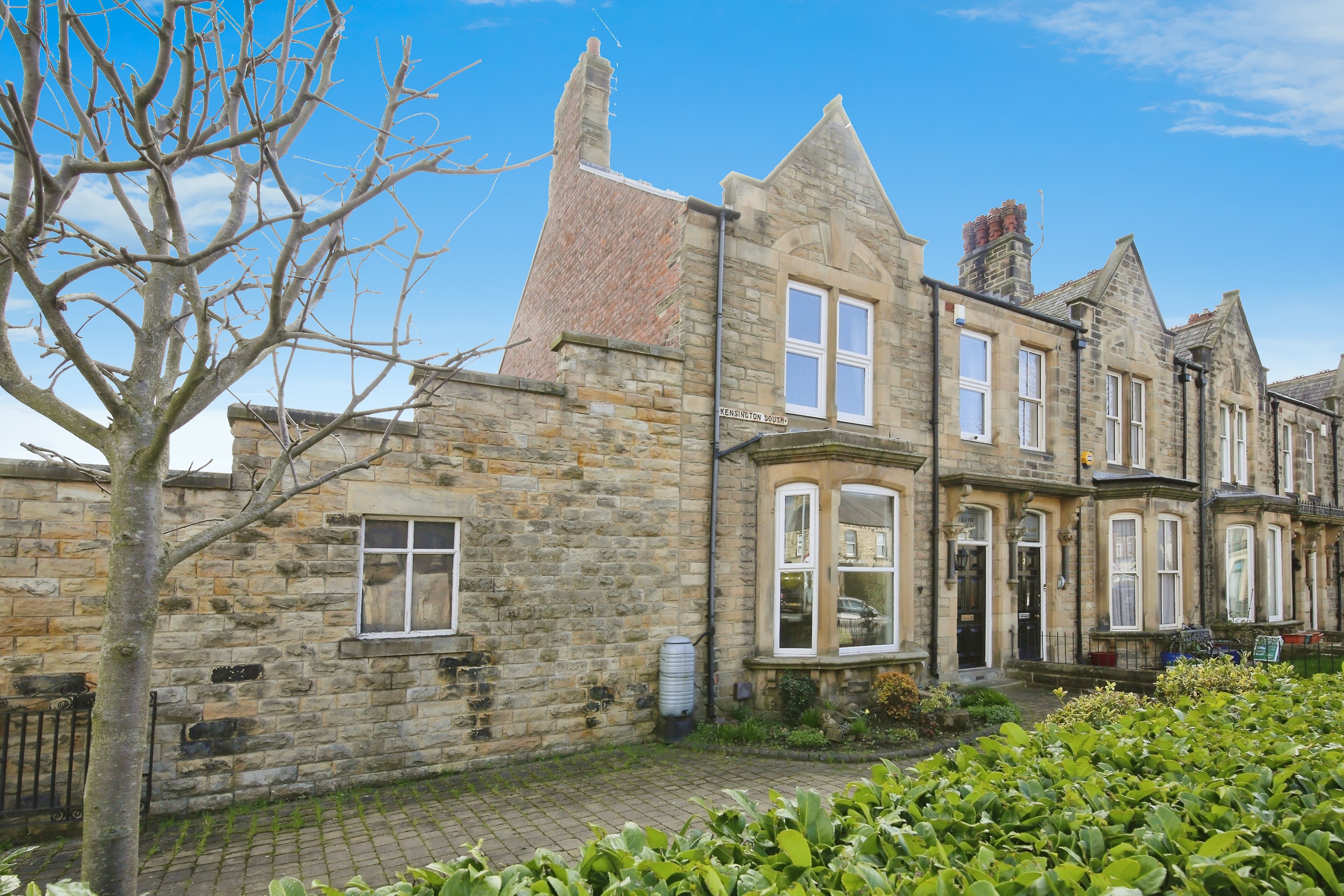 4 bedroom end of terrace house for sale in Kensington South, Bishop ...