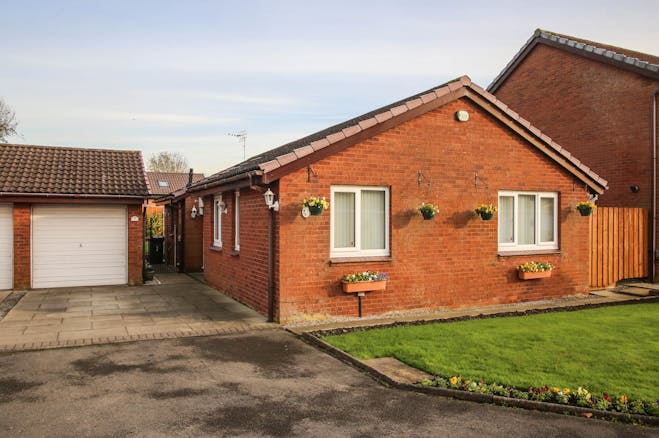 3 Bedroom Detached Bungalow For Sale In Hatford Close Tyldesley M29 8wx