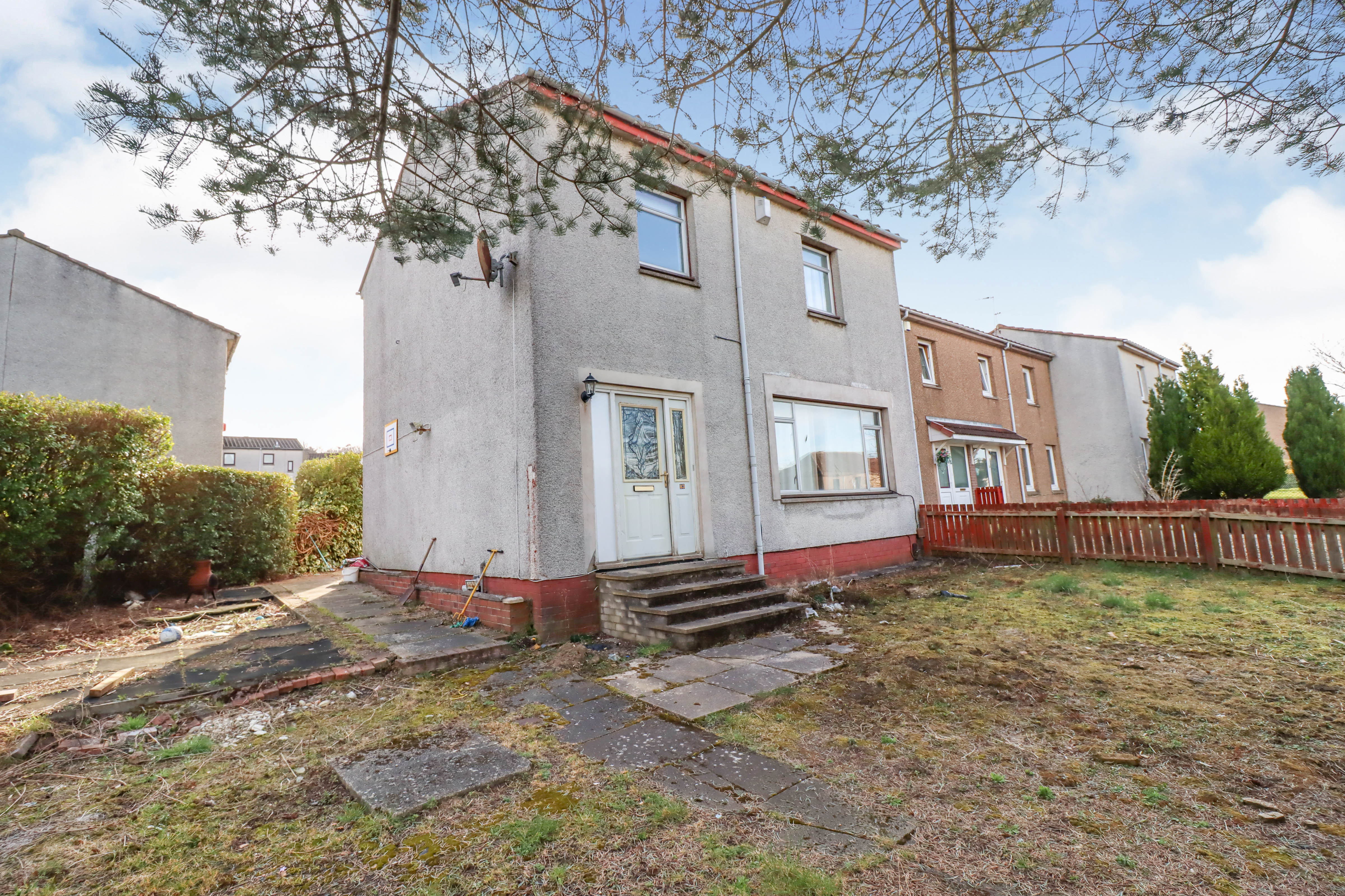 3 bedroom semi-detached house for sale in Dunearn Drive, Kirkcaldy, KY2 6AJ