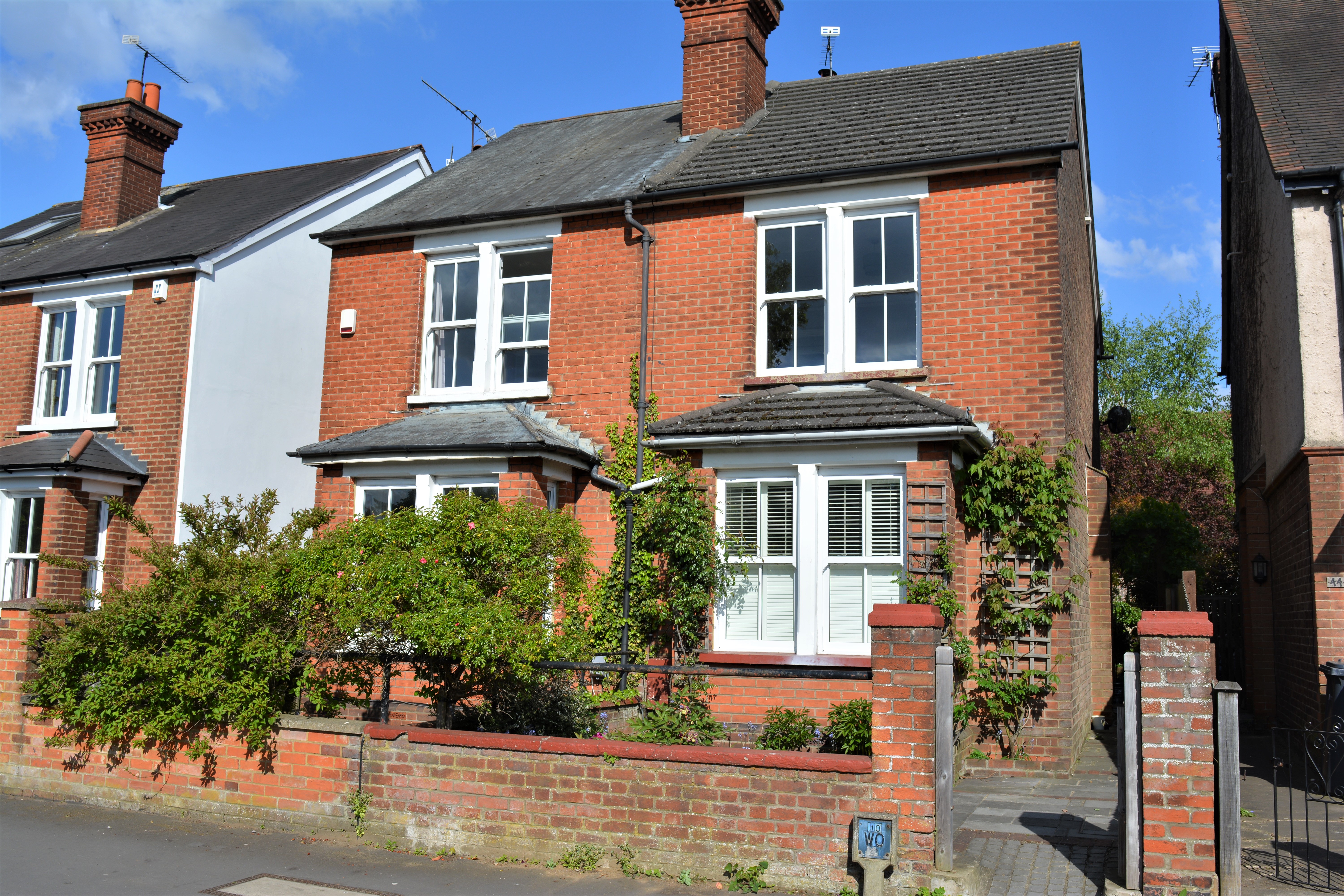 2 bedroom semi-detached house for sale in Woking Road, Guildford, GU1 1QD