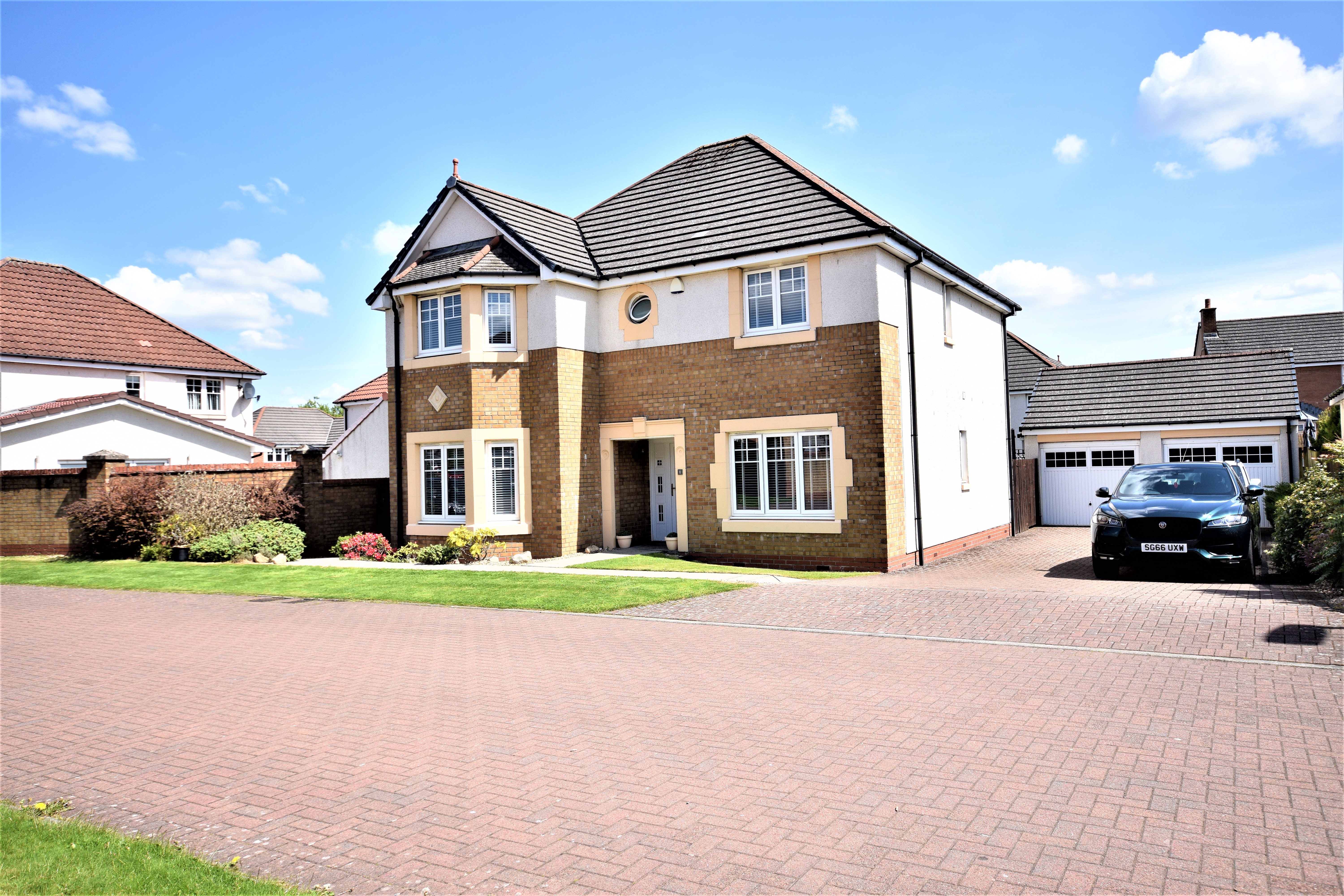 4 bedroom detached house for sale in Vaila Lane, Glasgow, G72 8QS
