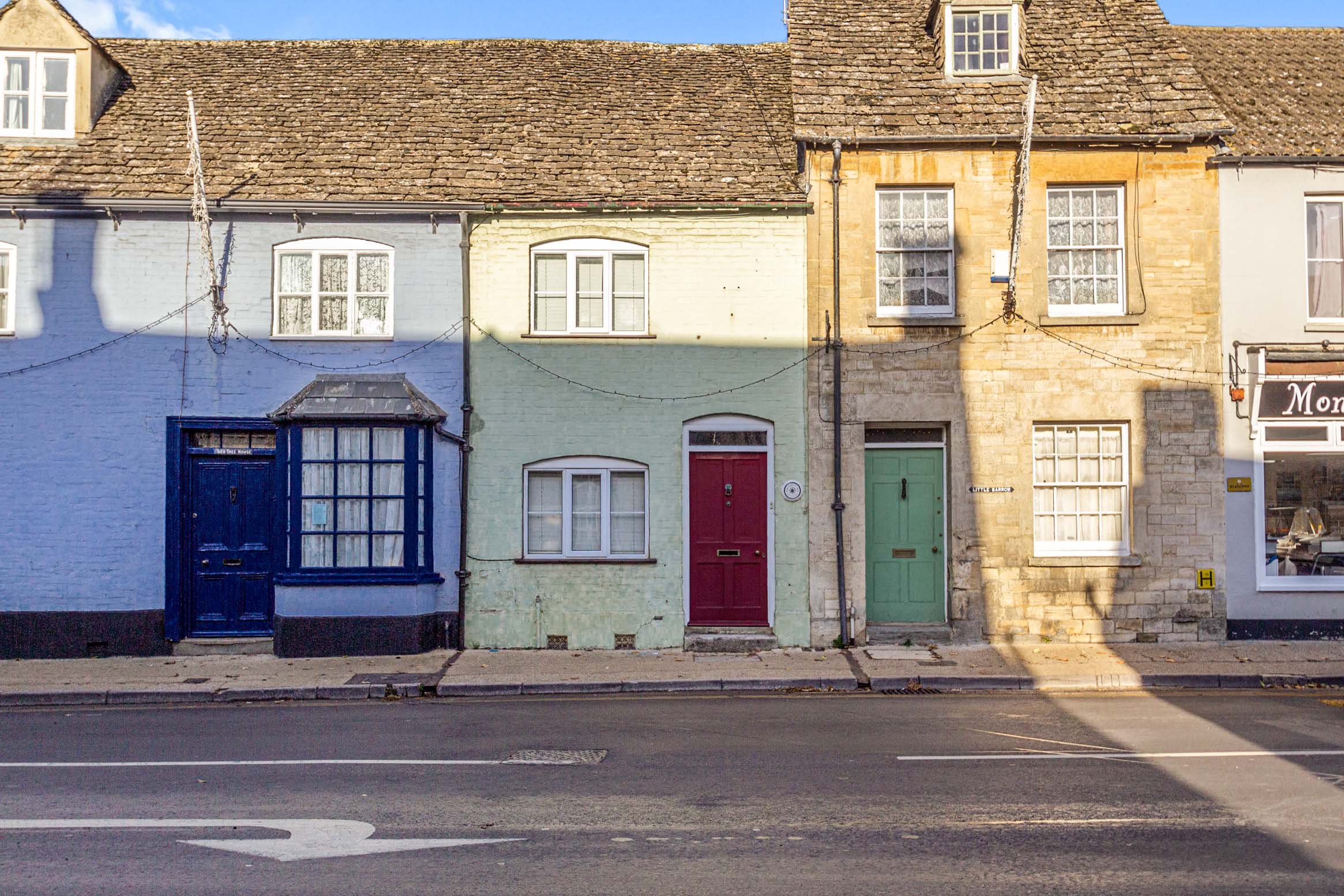 3 bedroom terraced house for sale in High Street, Lechlade, GL7 3AE
