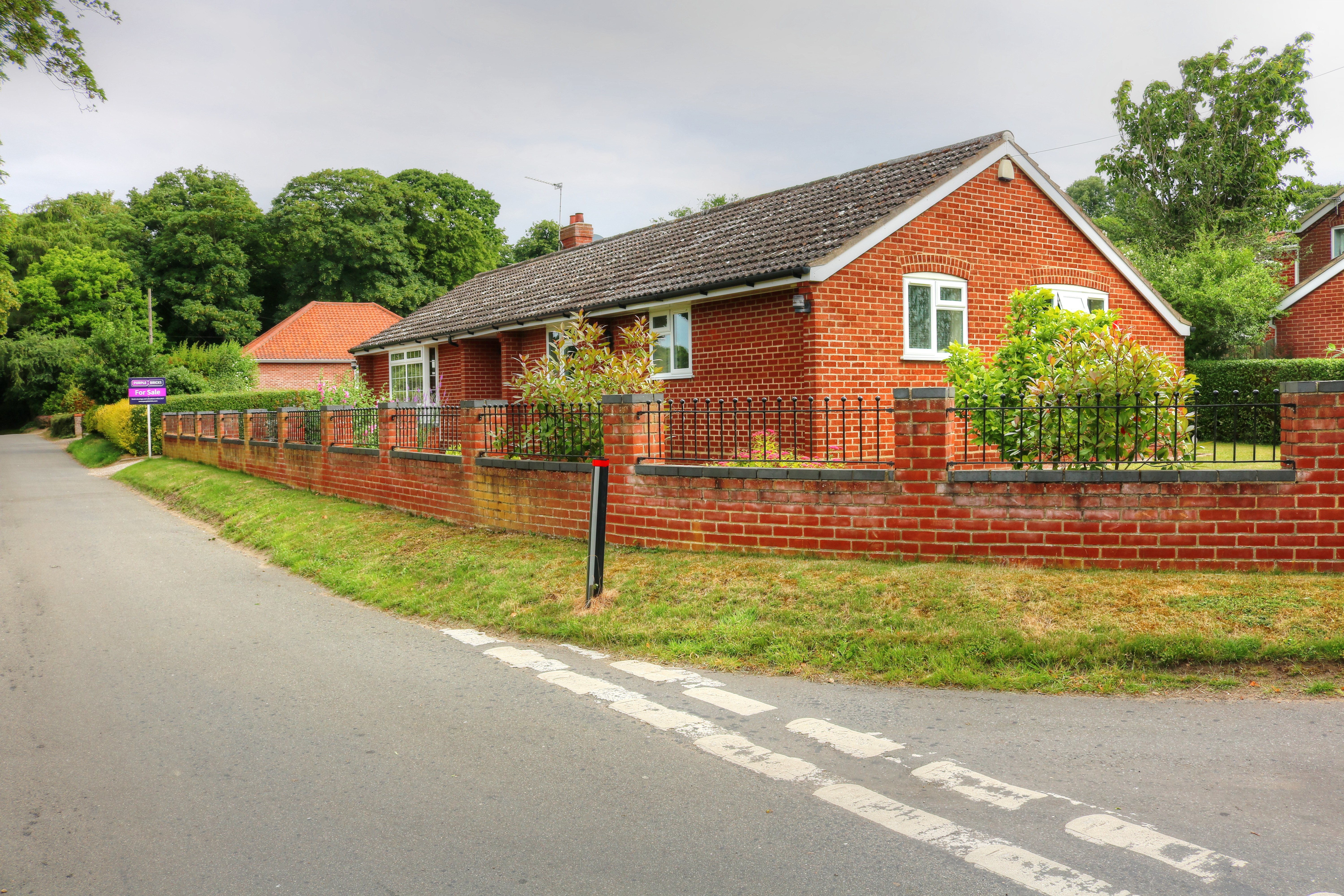 4 bedroom detached bungalow for sale in Oaks Lane, Postwick, Norwich ...