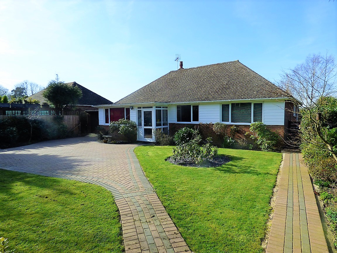 3 bedroom detached bungalow for sale in Furnace Lane, Rye, TN31 6ES