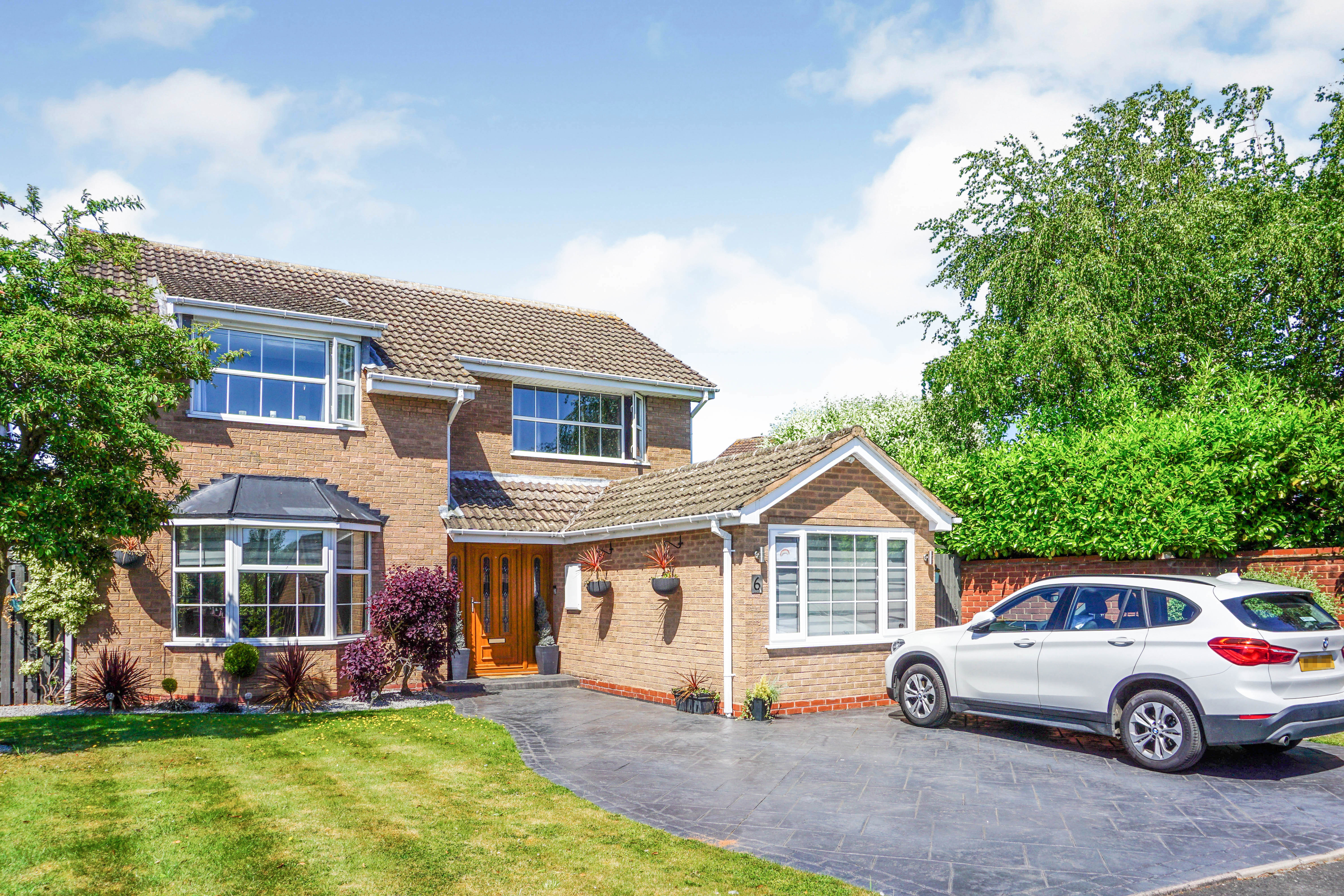 4 bedroom detached house for sale in Farnborough Drive, Monkspath ...