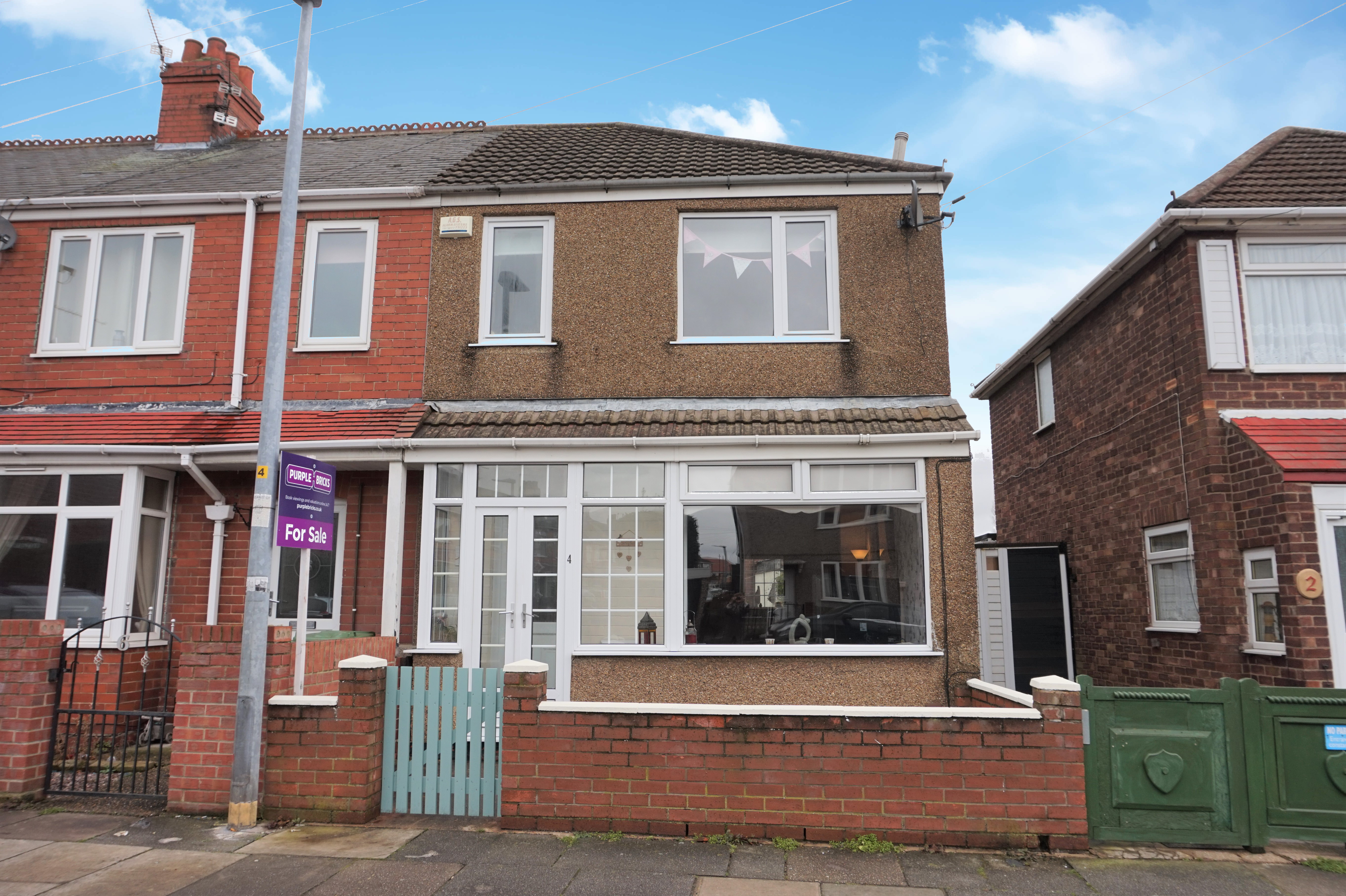 3 bedroom terraced house for sale in Spring Bank, Grimsby, DN34 4BG