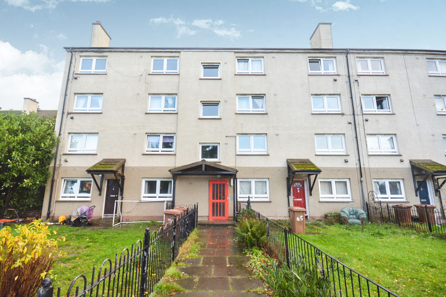 2 bedroom flat for sale in Pennywell Gardens, Edinburgh, EH4 4PA