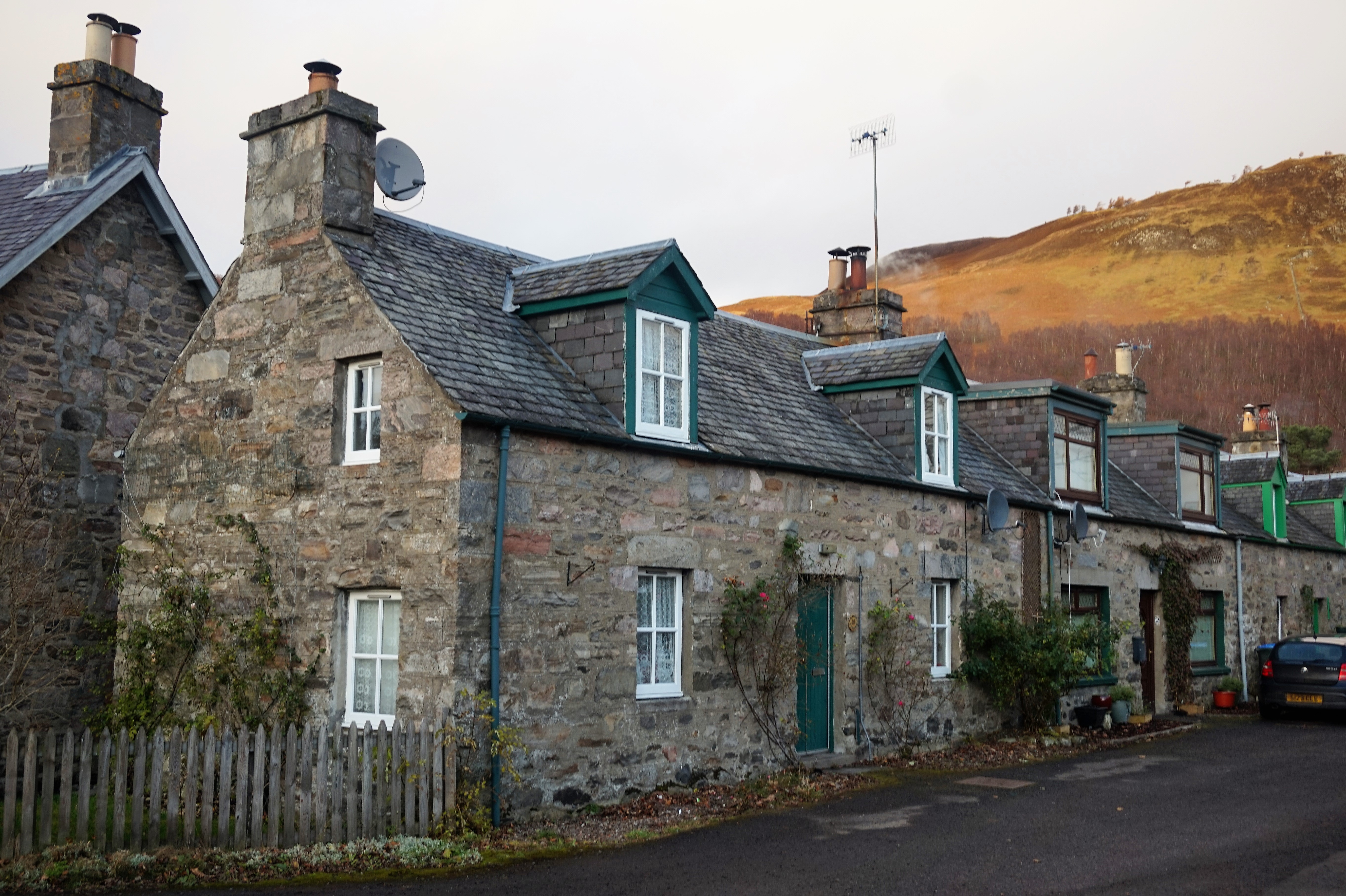 3 bedroom terraced house for sale in Kinloch Rannoch, Pitlochry, PH16 5PX