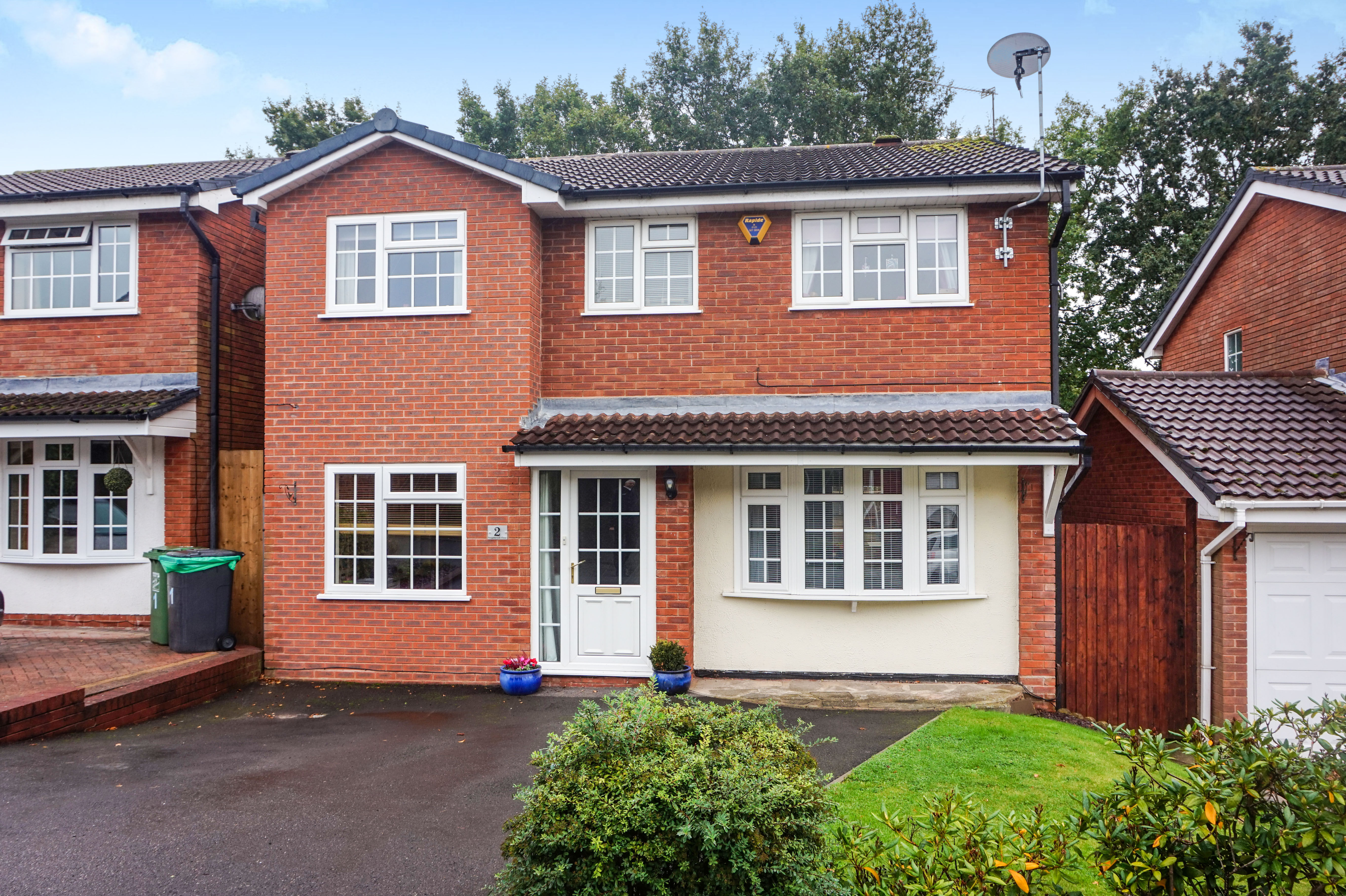 4 bedroom detached house for sale in Neighbrook Close, Redditch, B97 5YA