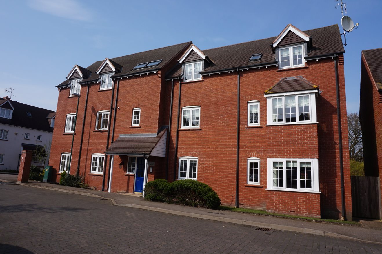 1 bedroom flat for sale in Foxley Drive, Solihull, B91 2TX