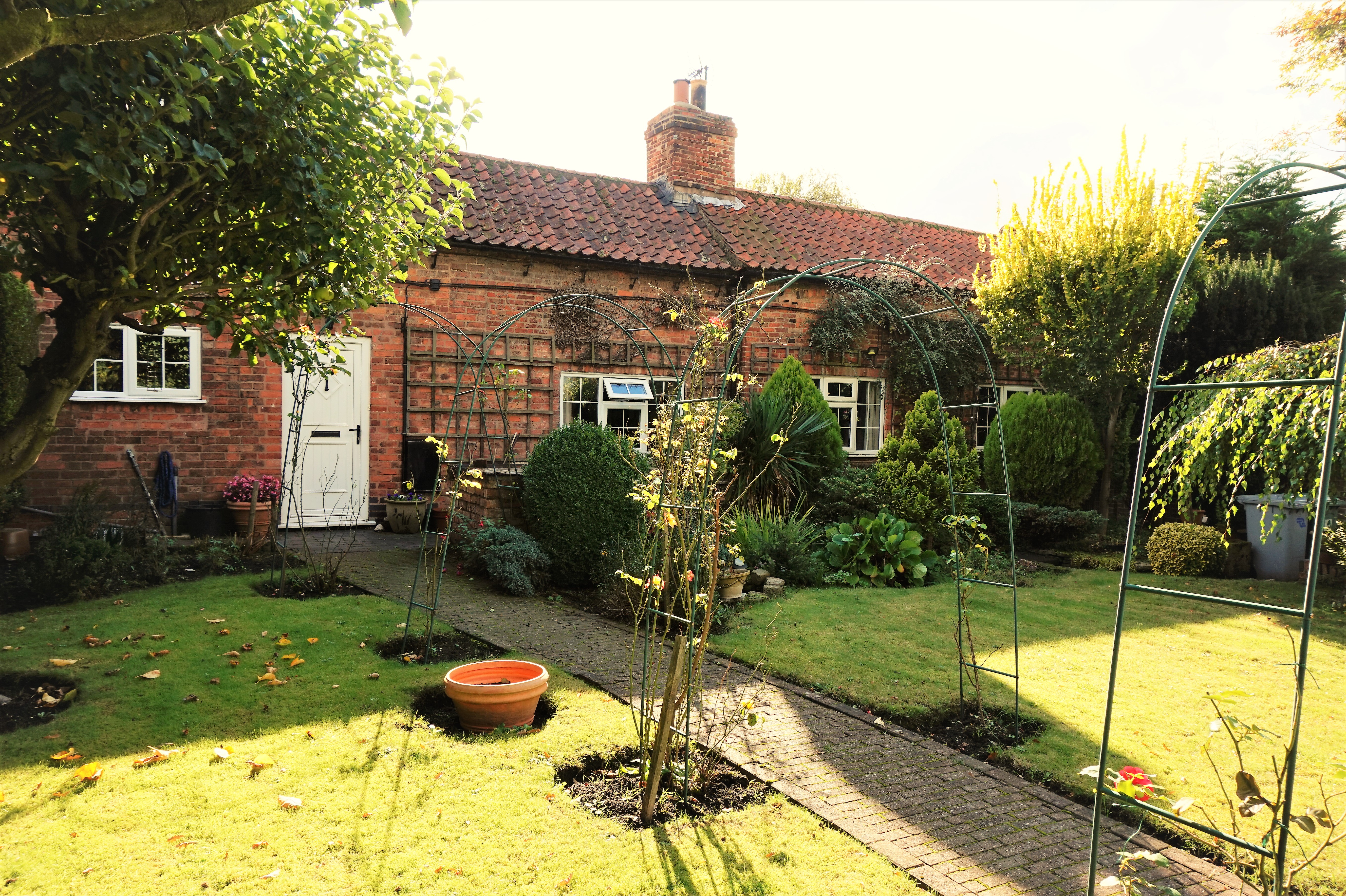 3 bedroom cottage for sale in Newark Road, Hawton, Newark, NG24 3RW